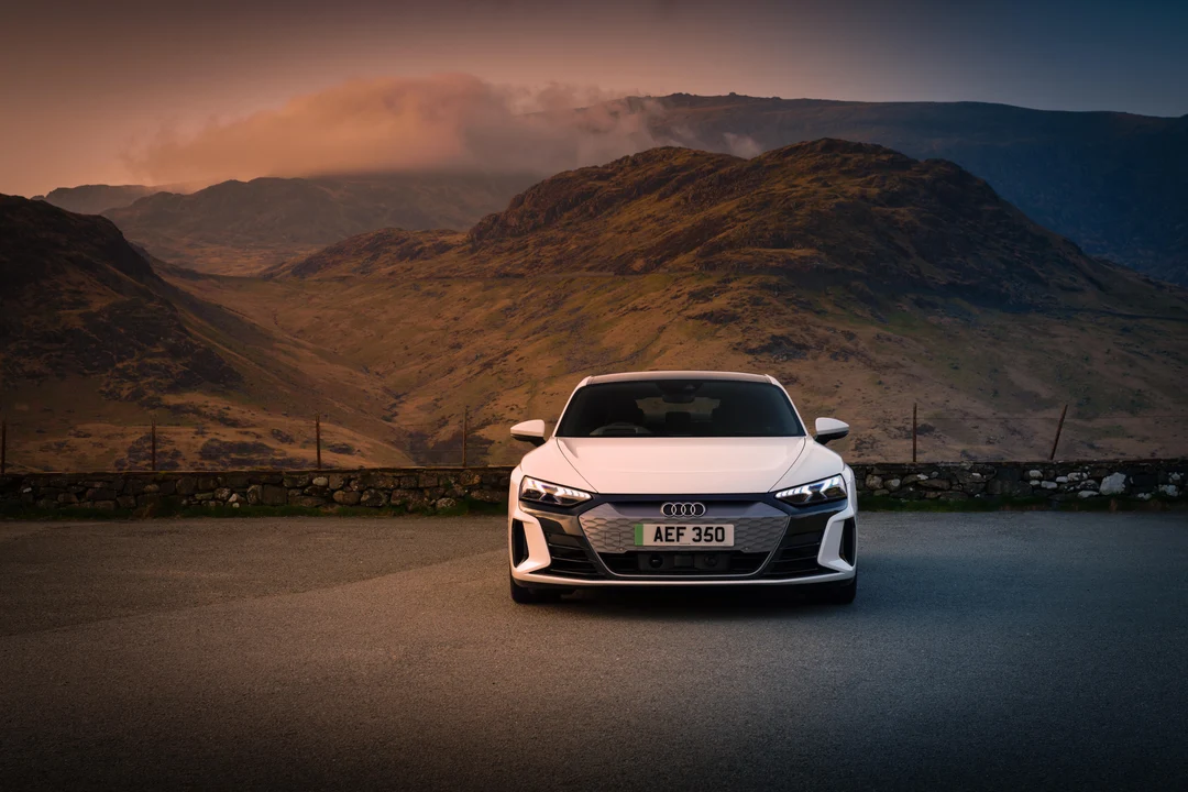 Audi E-Tron GT [3840x2160] | Scrolller