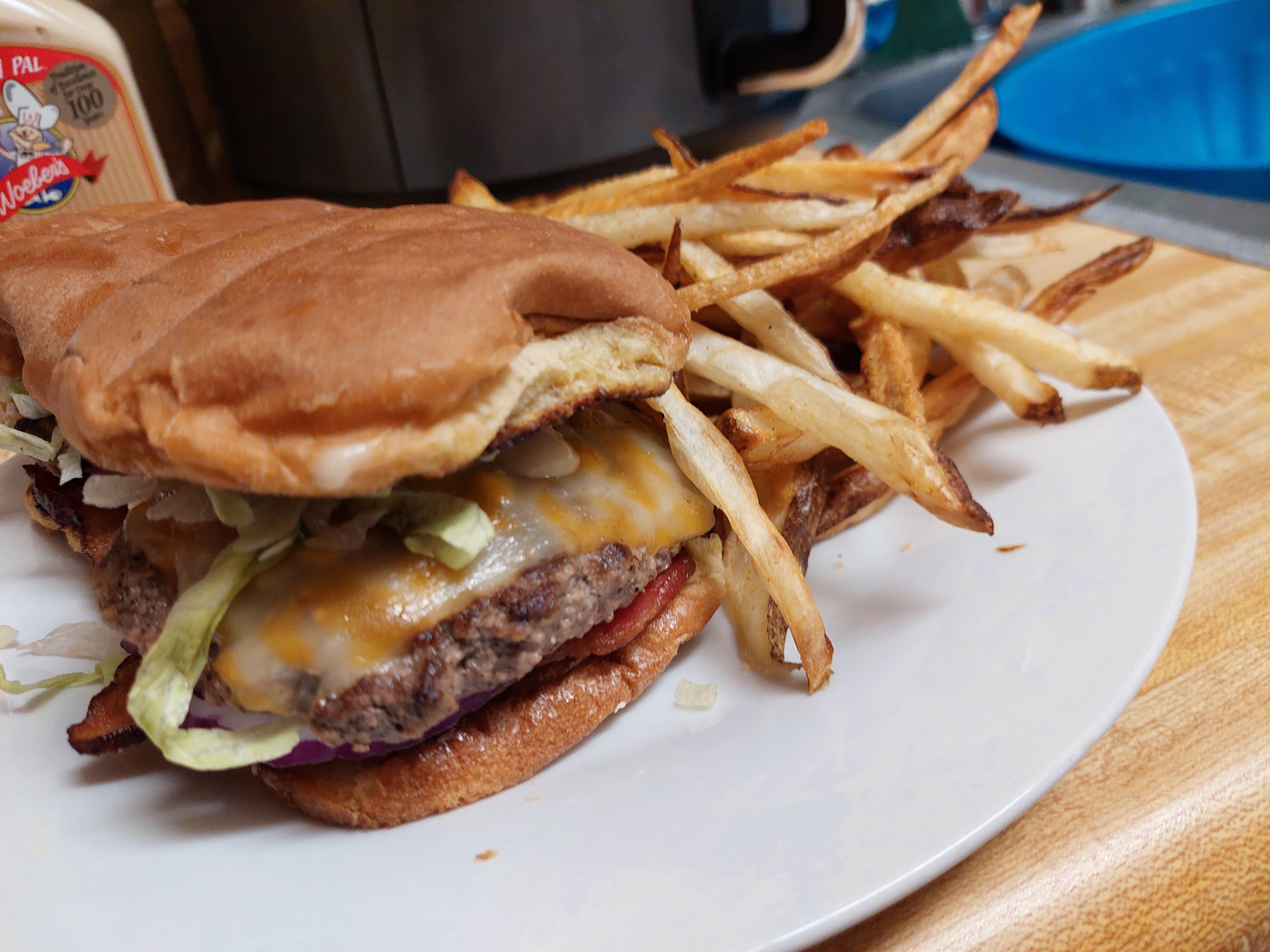 [Homemade] Burger and air-fried fries | Scrolller