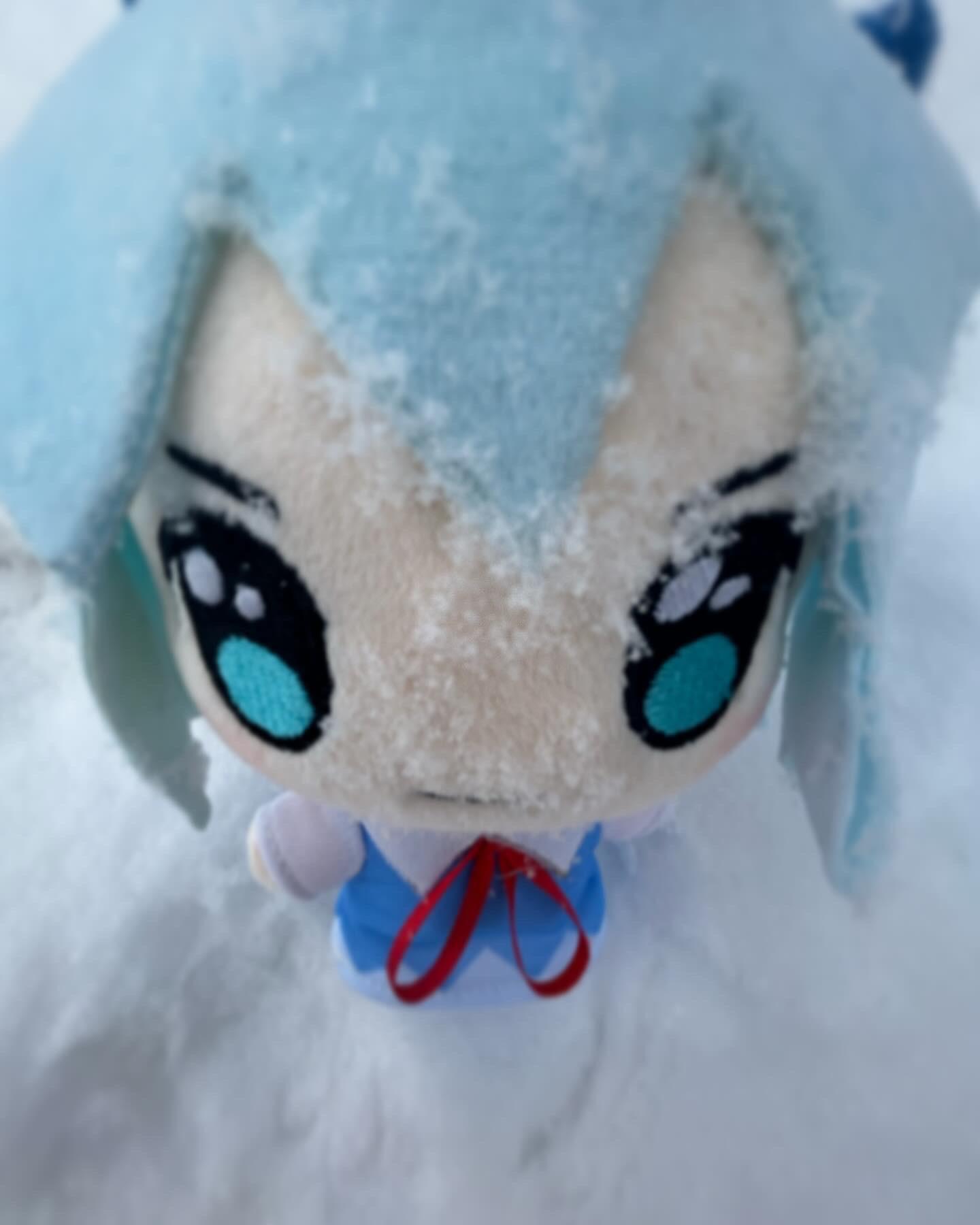 Tiny Cirno Snow Day :) | Scrolller