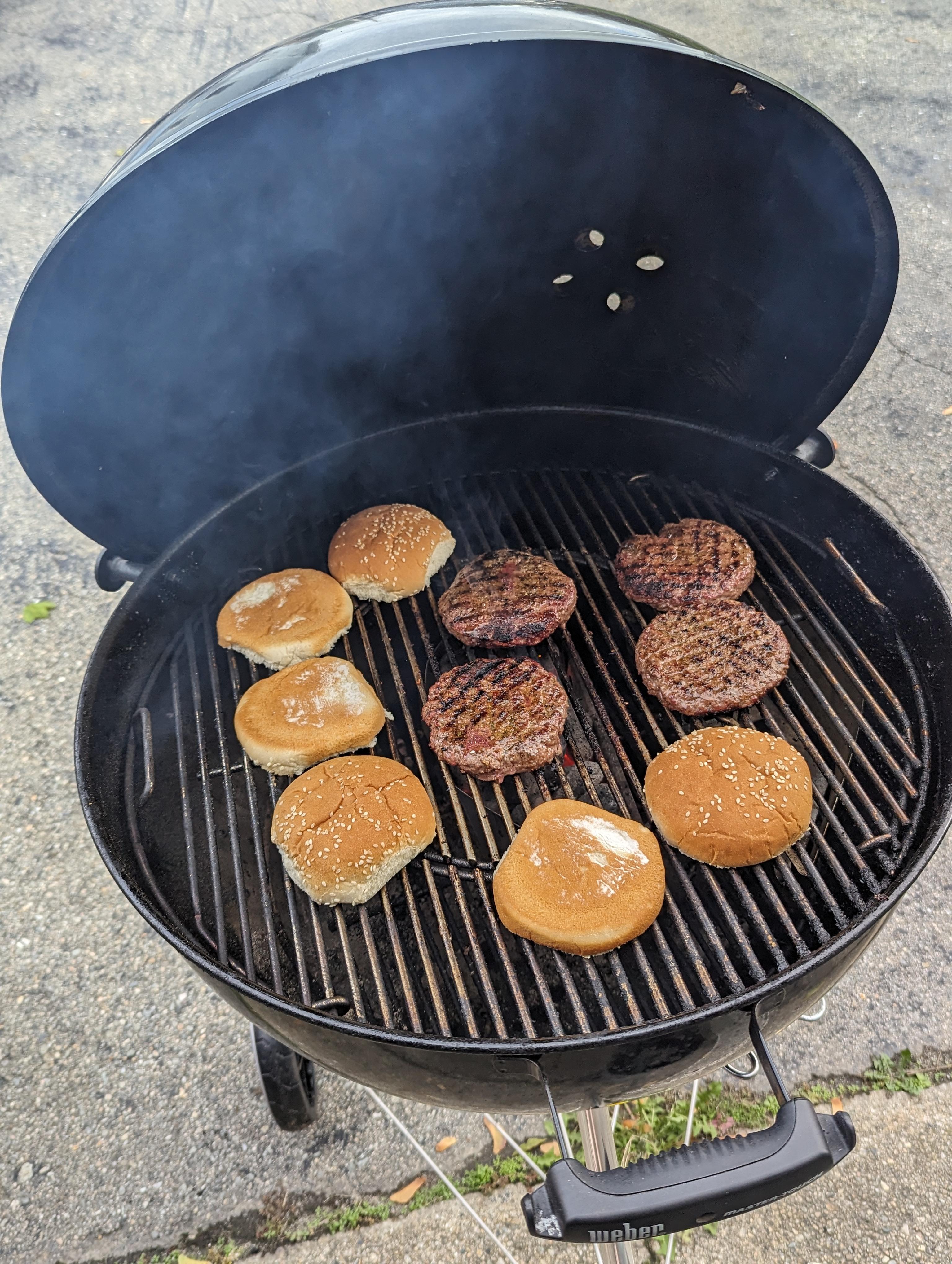 Afternoon break-in and burgers! | Scrolller