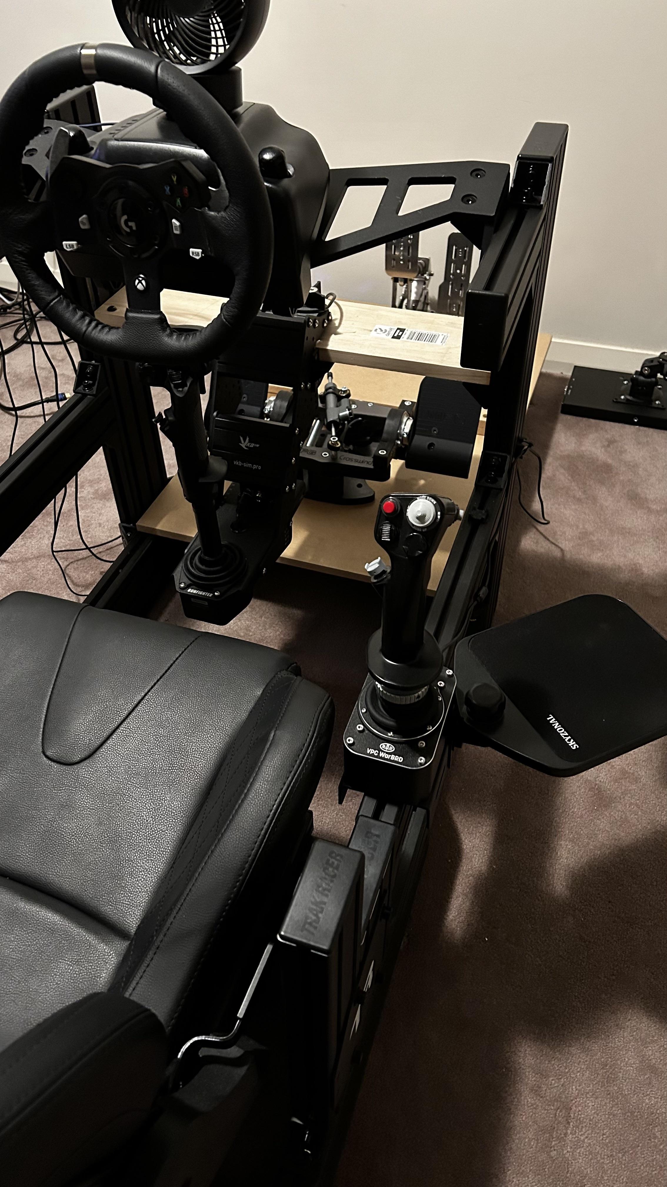 Hybrid sim rig with sliding floor | Scrolller