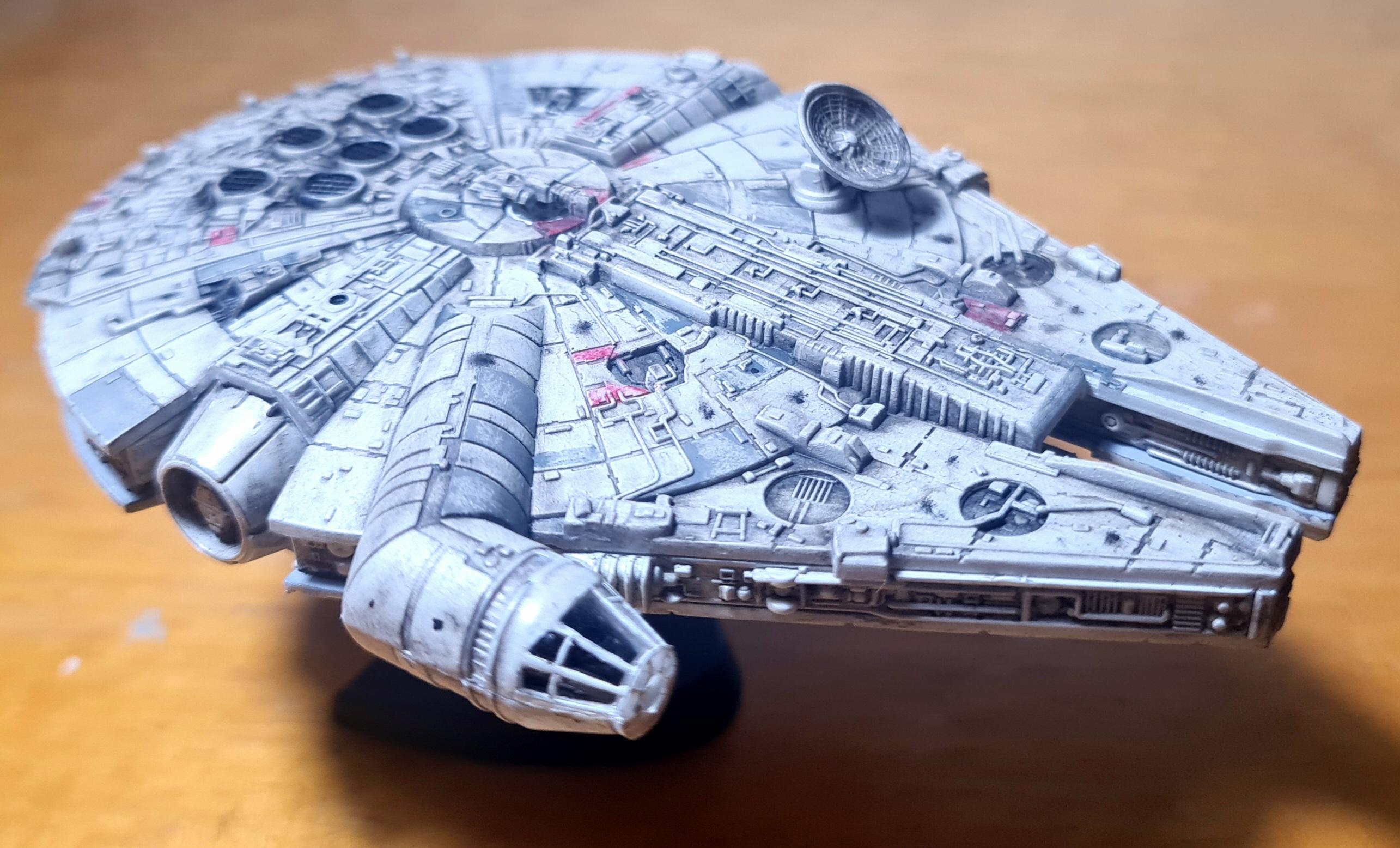 Millennium Falcon in 1:350 | Scrolller