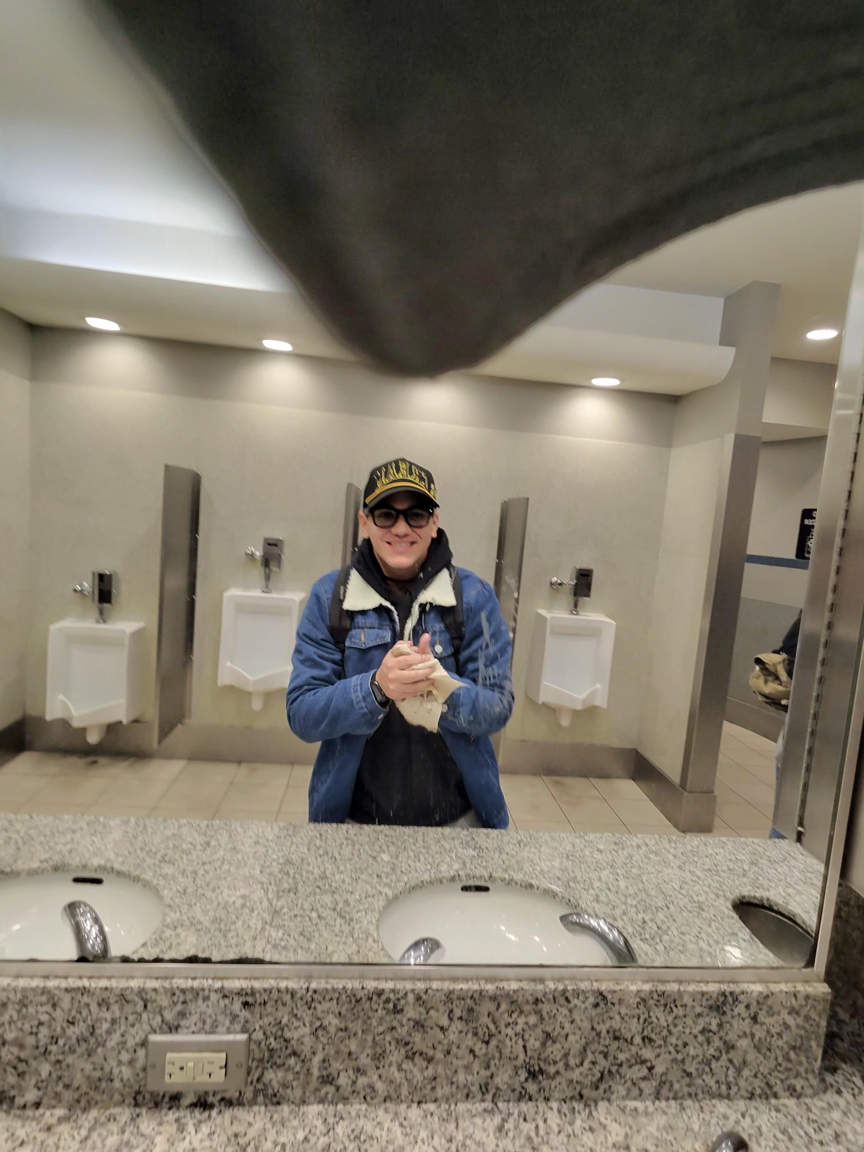 Meta-Pics | Scrolller