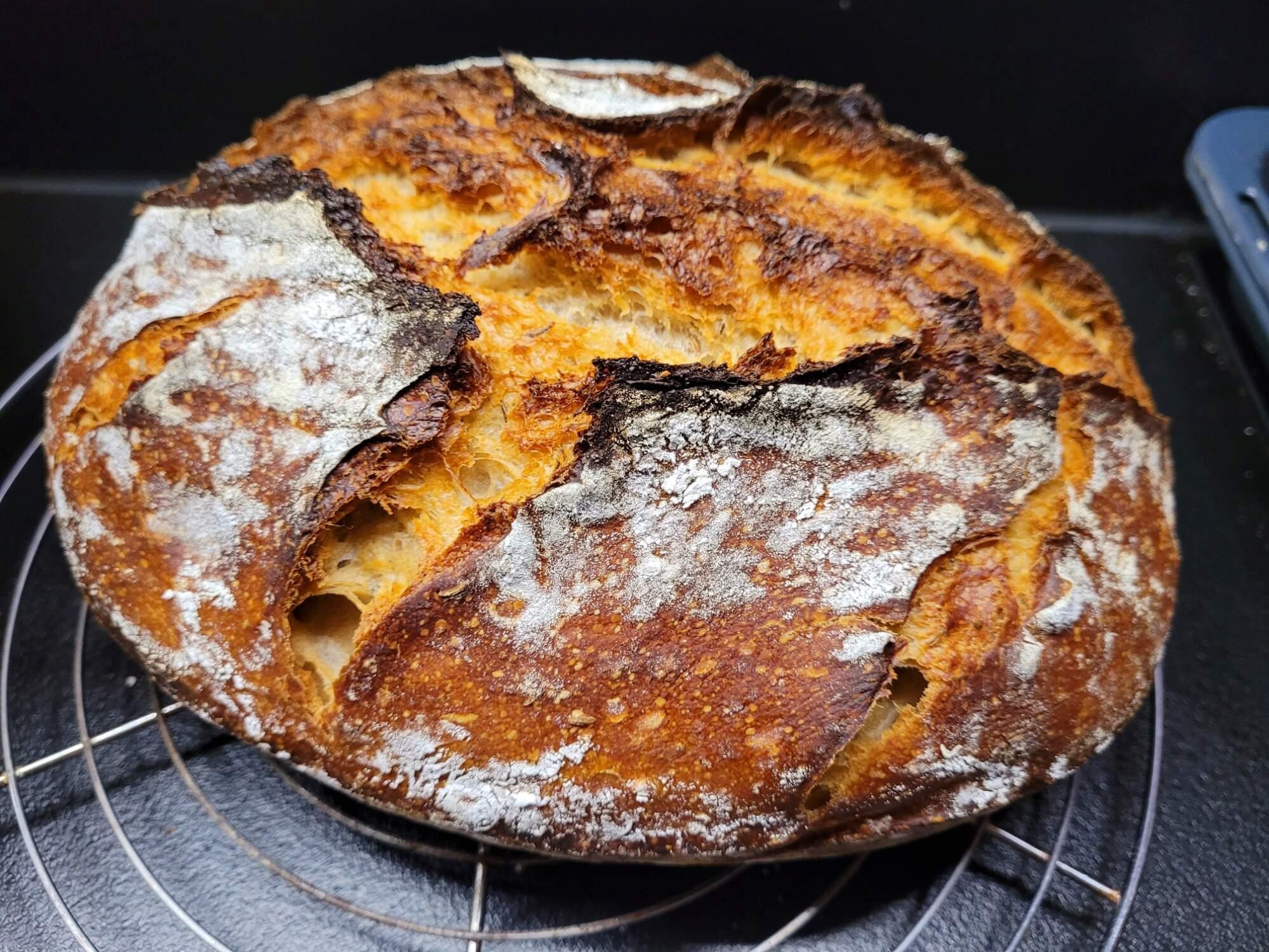 Rye and wheat flour bread | Scrolller