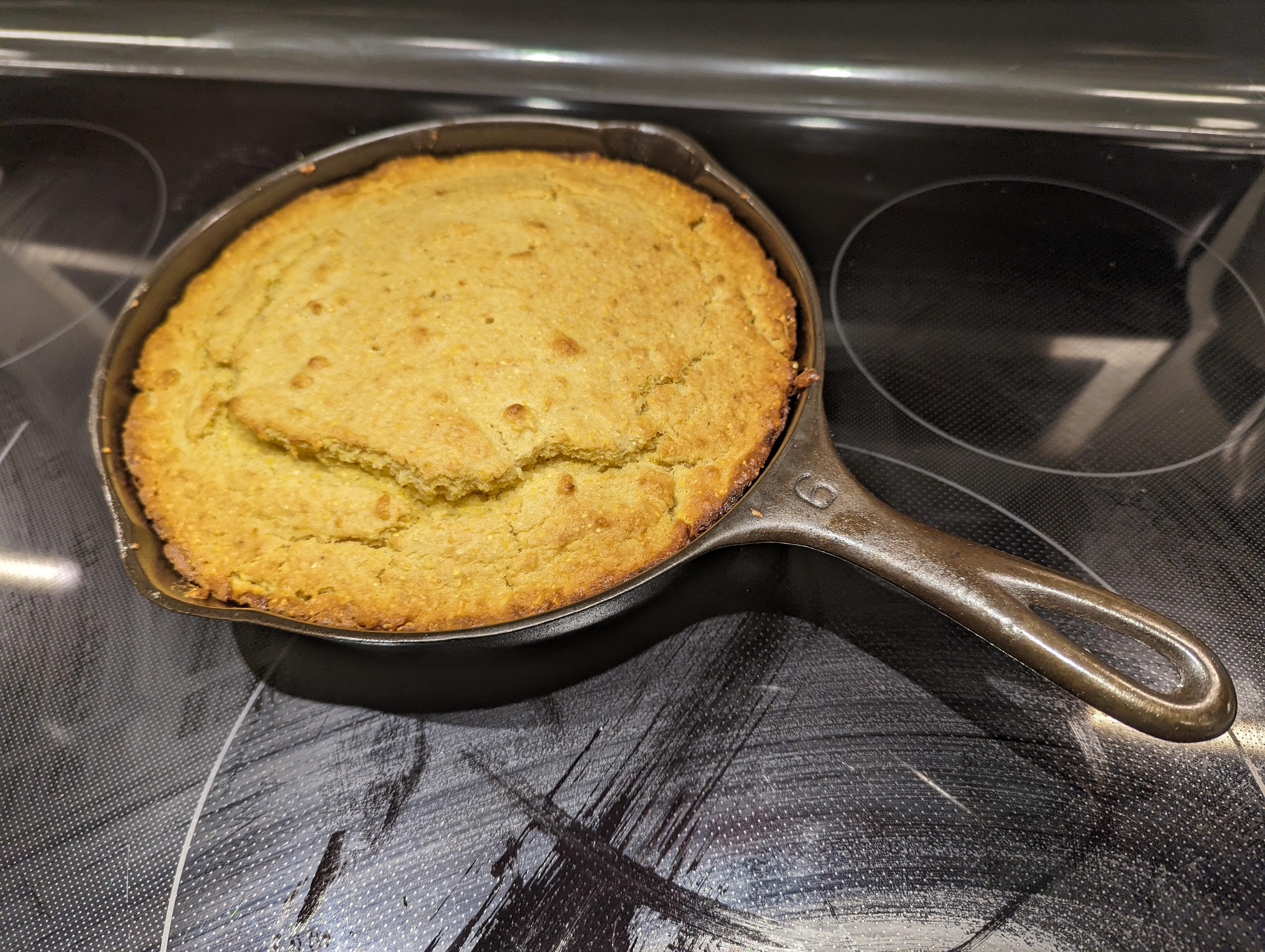 Tried out cornbread in my Wagner No. 6 | Scrolller