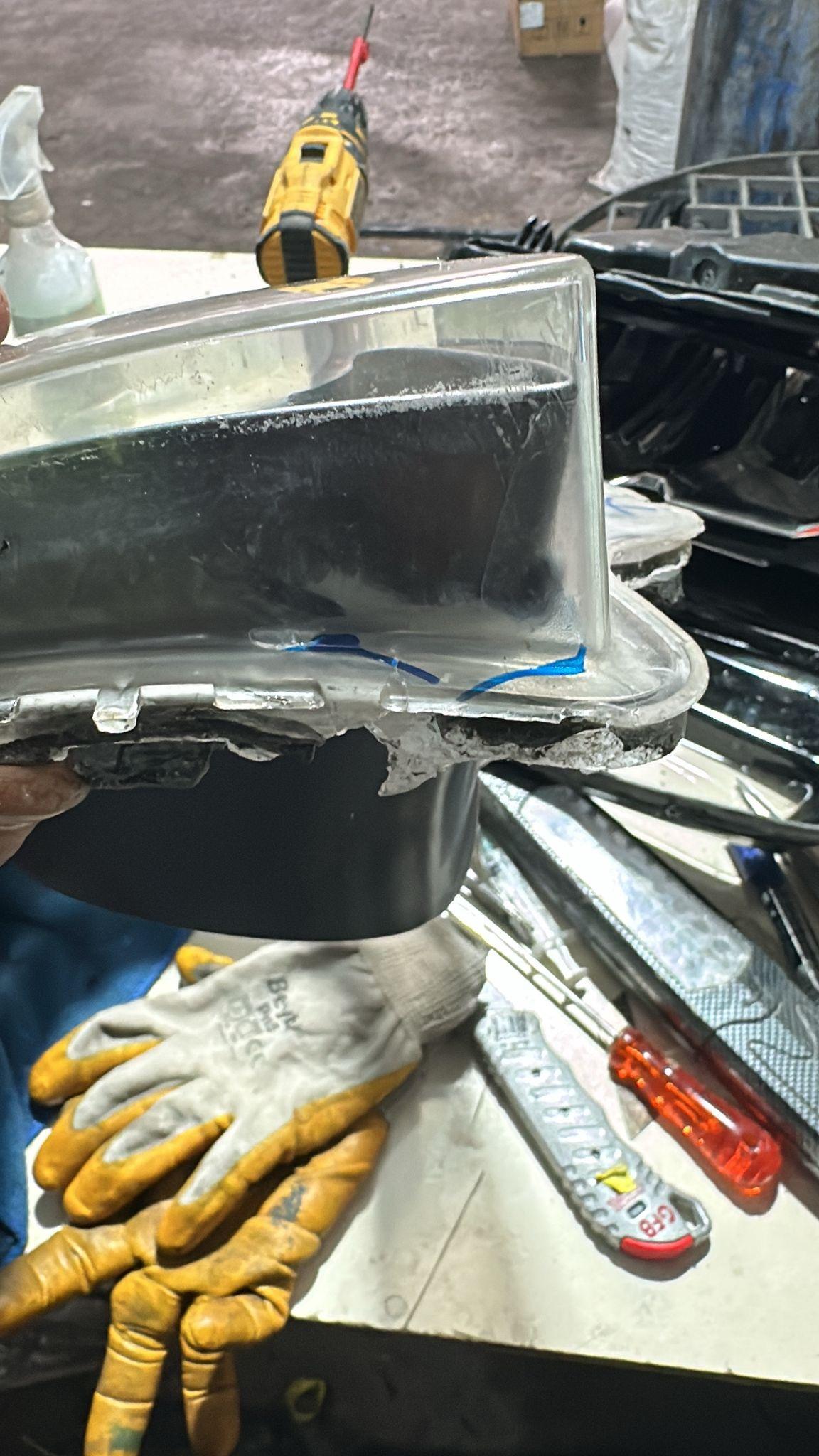 Headlight leaking water inside | Scrolller