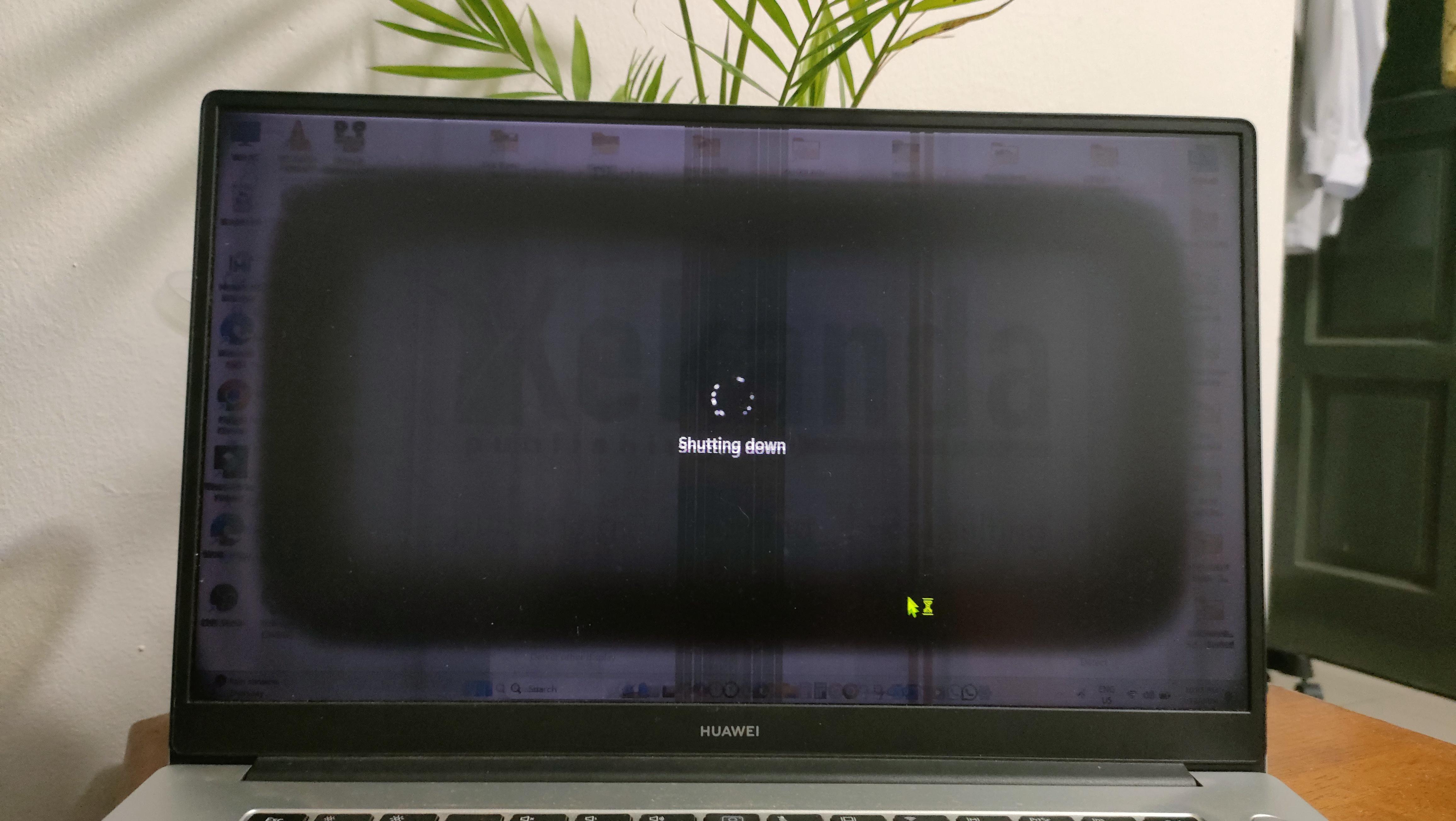 My father's laptop screen being like this, is it screen or GPU/CPU problem? | Scrolller