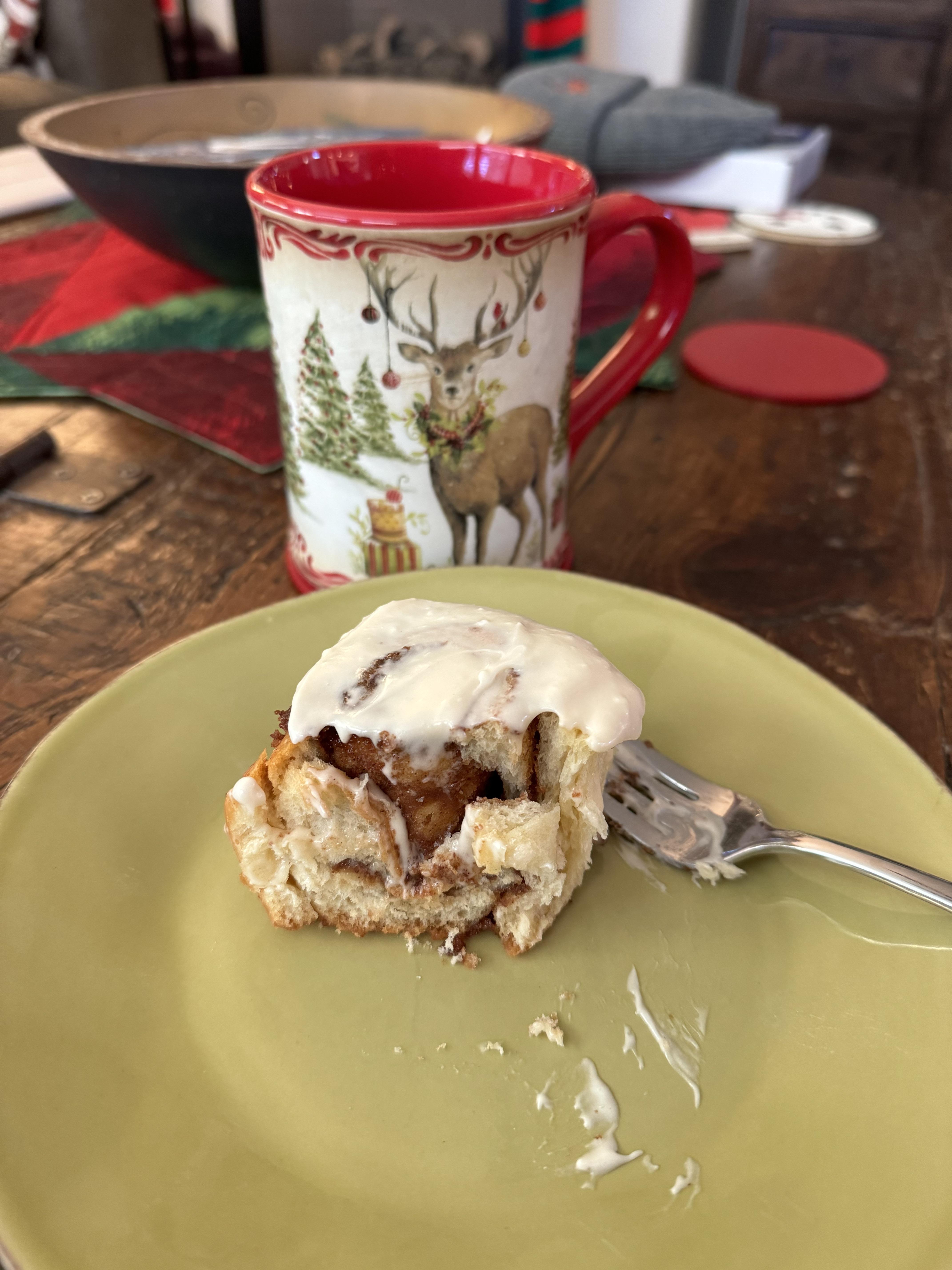 Christmas cinnamon rolls | Scrolller
