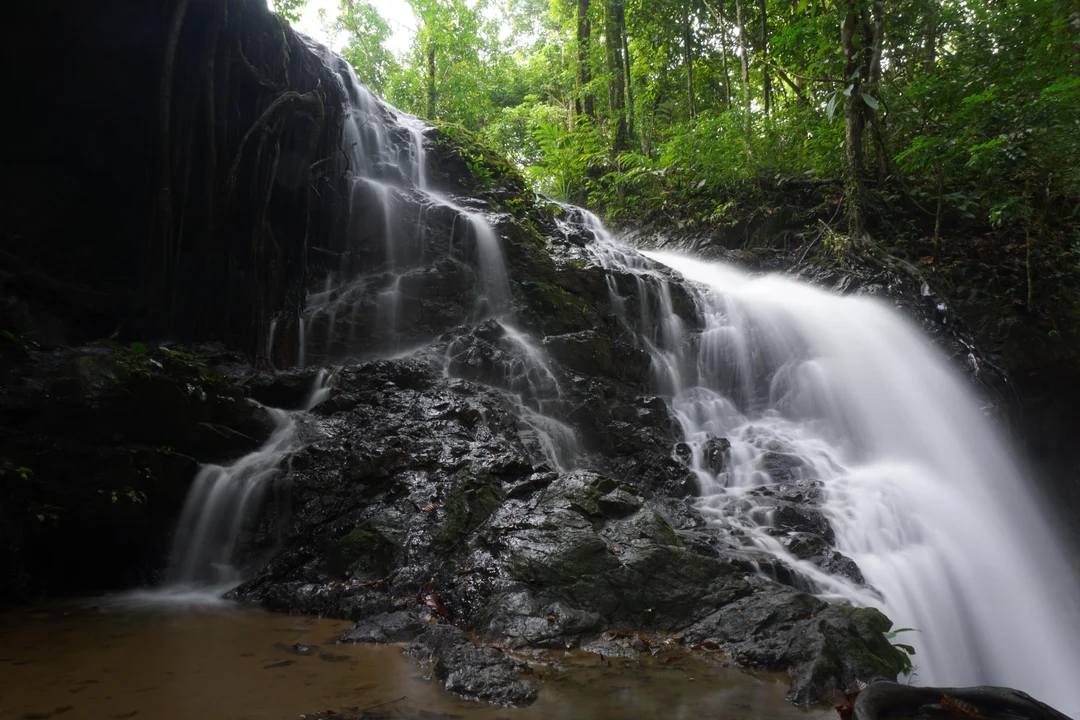 Black Rock Waterfall, West Kalimantan, Indonesia [OC] [6000x4000] | Scrolller