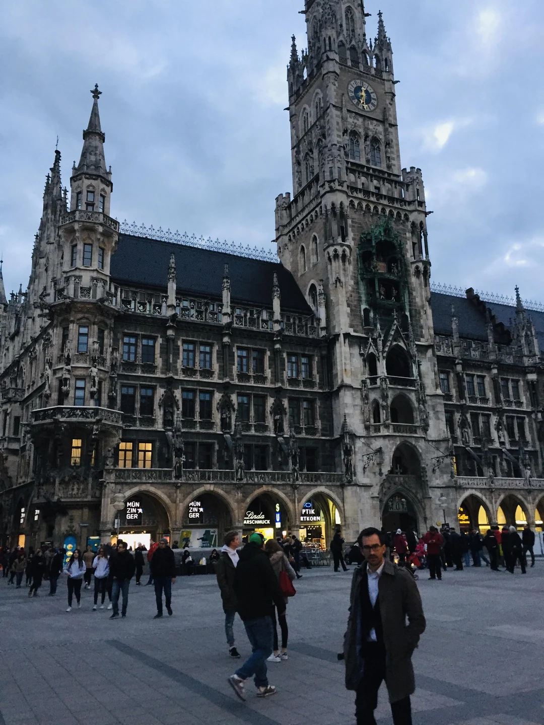 Business always finds a way! Munich | Scrolller