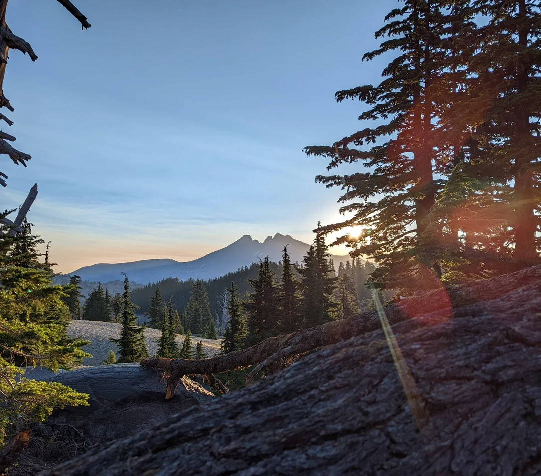 Broken Top, Three Sisters Wilderness [OC] [640x563] | Scrolller