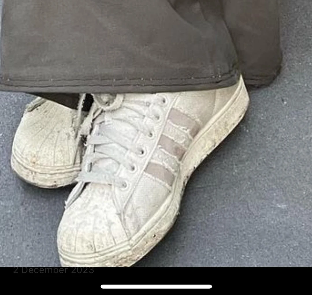 Sneaker id ? Are these superstars | Scrolller
