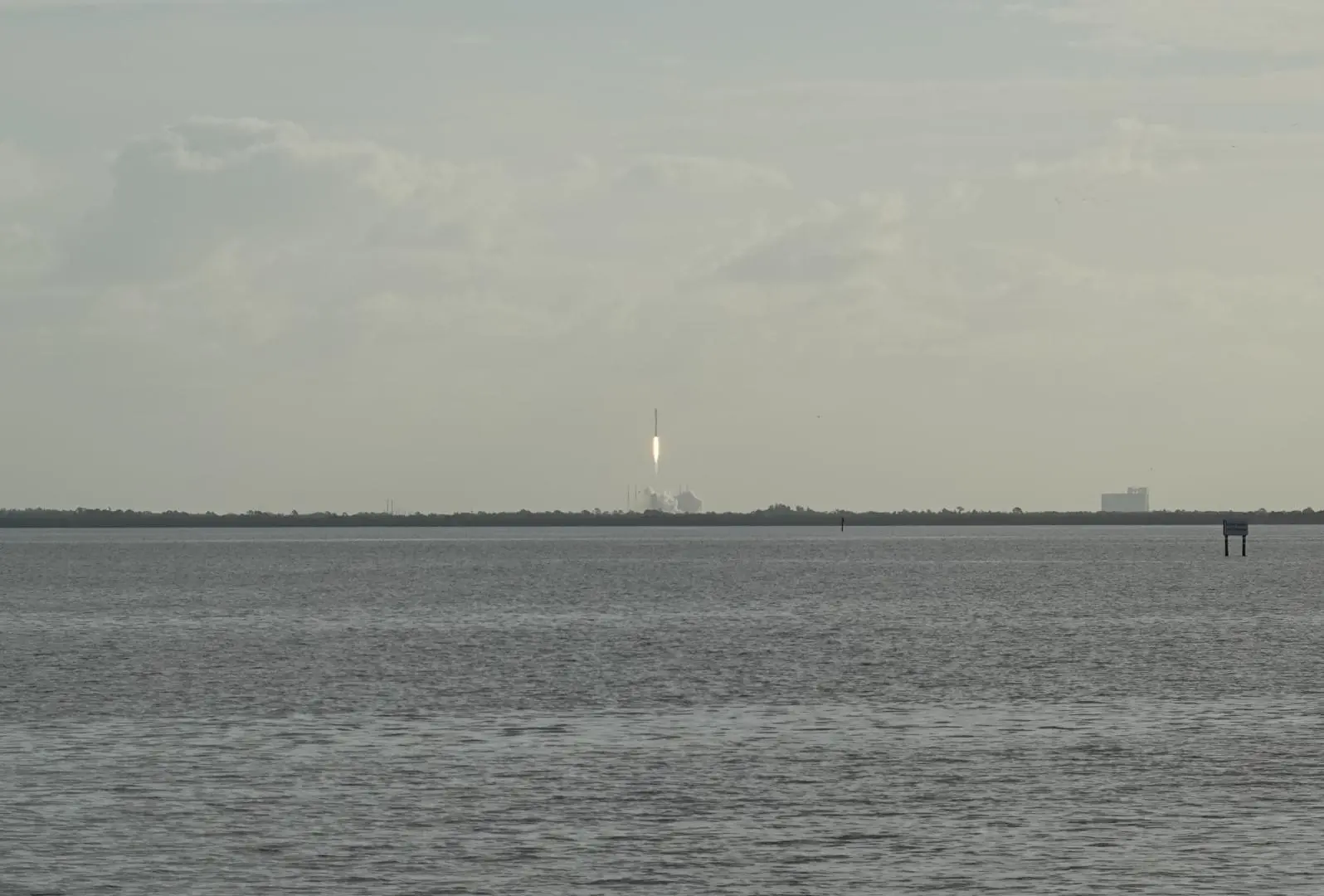 Falcon 9 rocket just after launch this morning [OC] | Scrolller