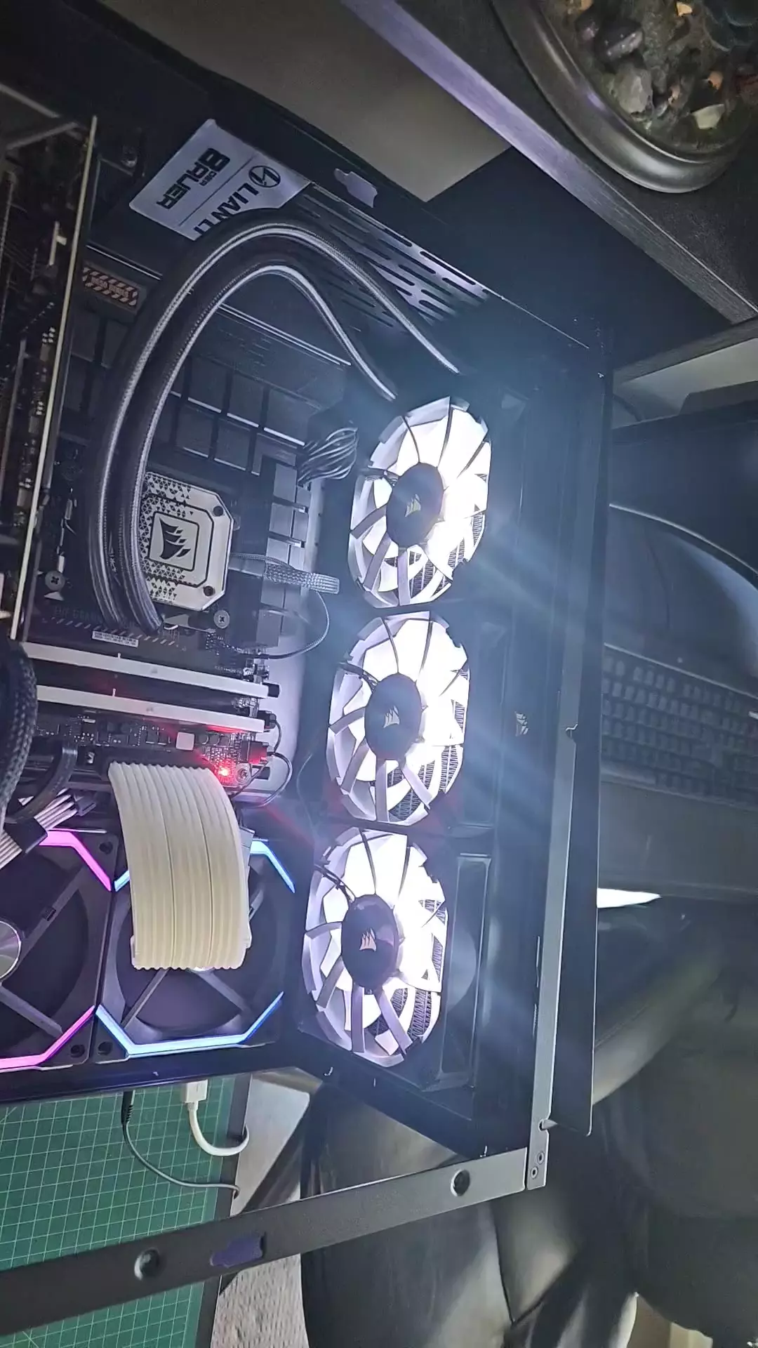 Fan is making loud noises - H150i Elite Capellix XT | Scrolller