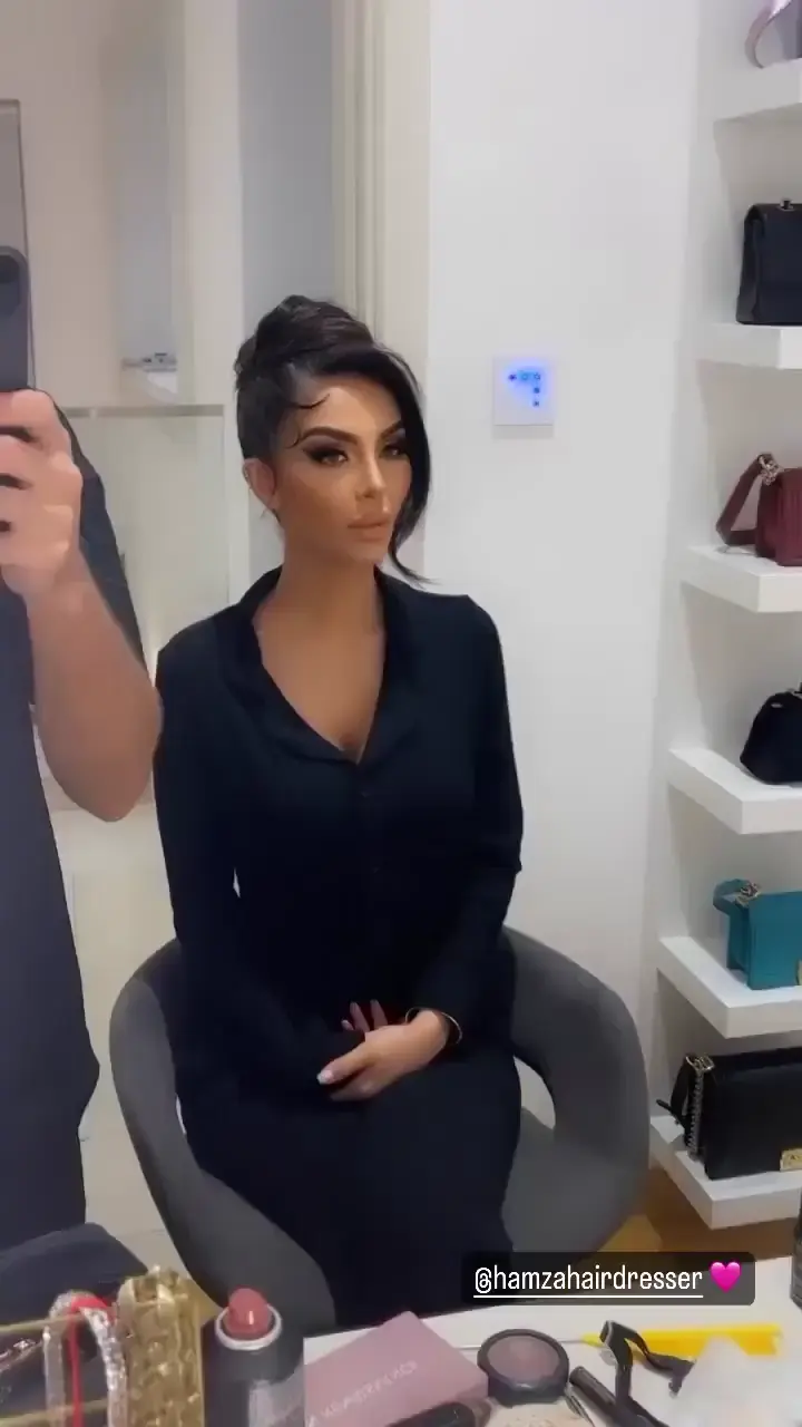 Faryal teasing her cleavage | Scrolller