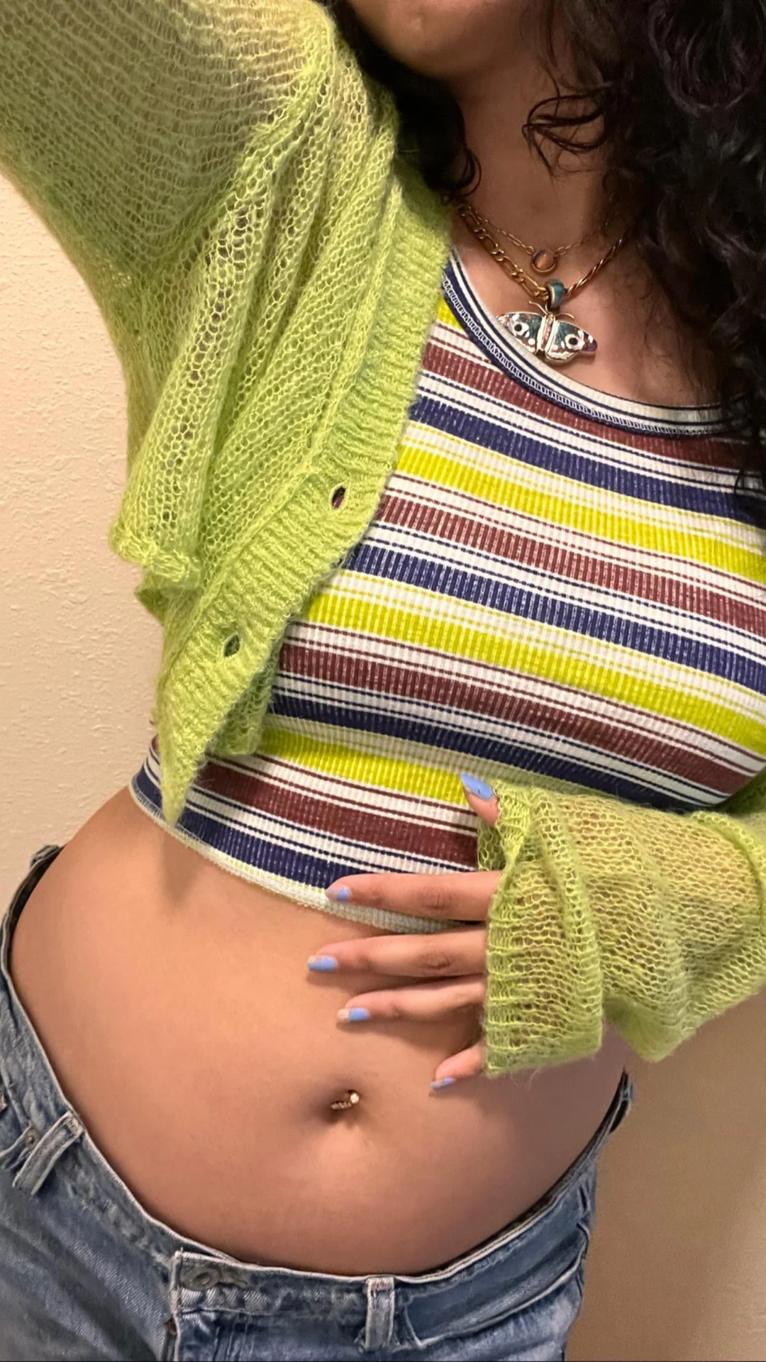 How’s my bellybutton look? | Scrolller