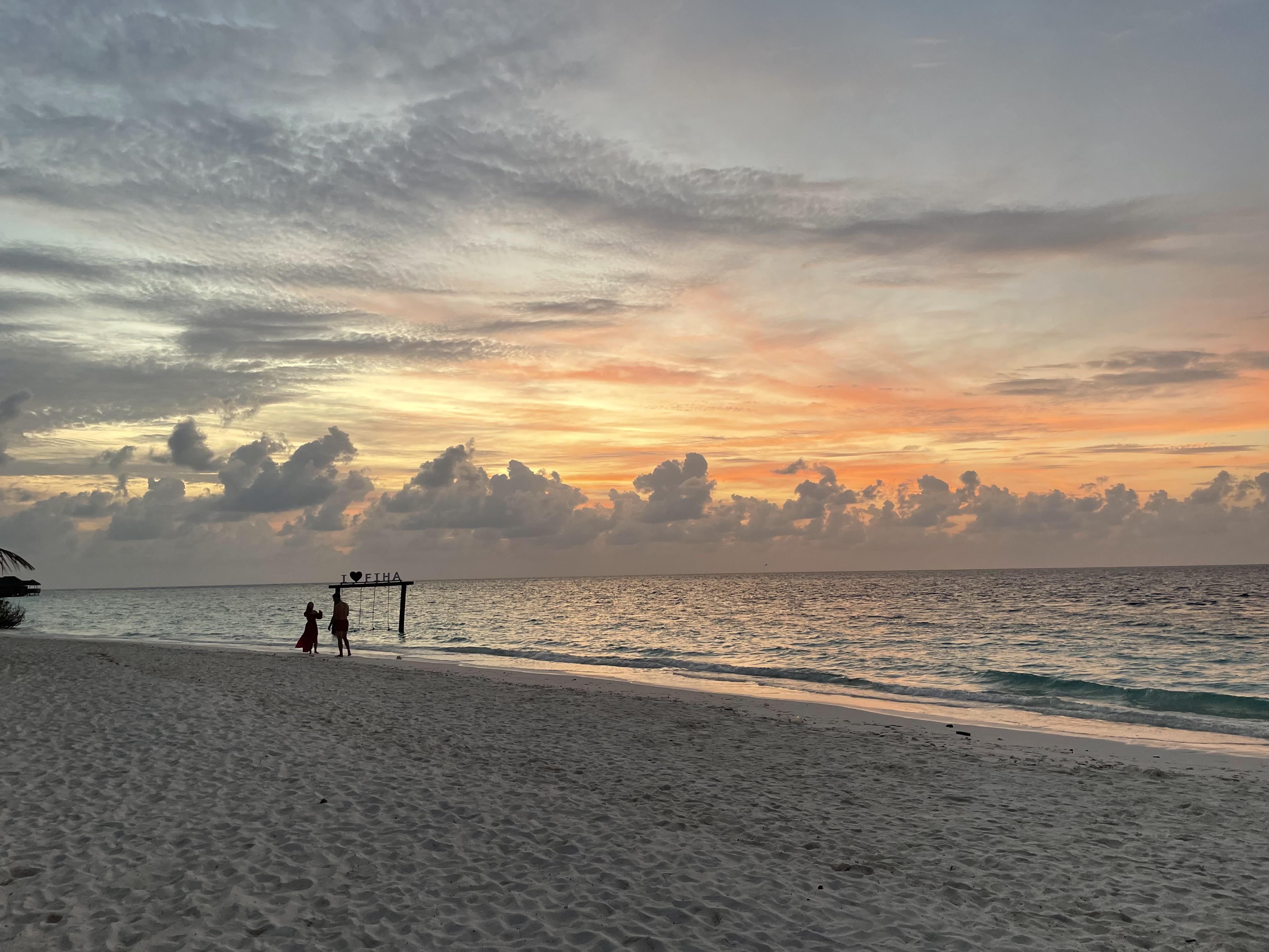 Fihalhohi beach, Maldives [OC] | Scrolller
