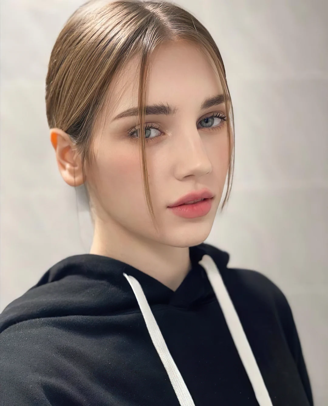 Mary Amber | Scrolller