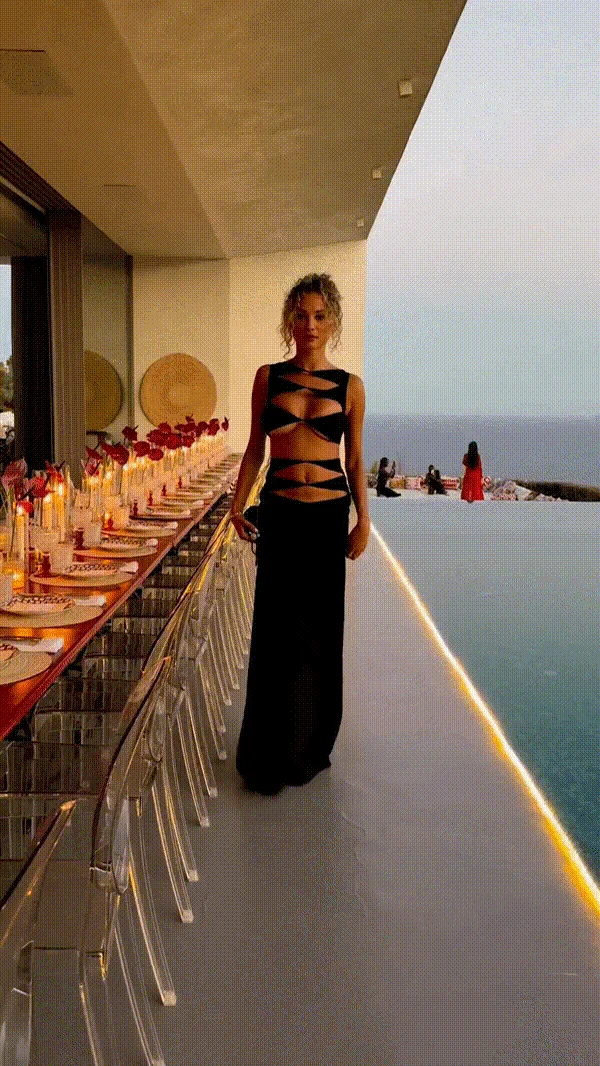 Rose Bertram | Scrolller