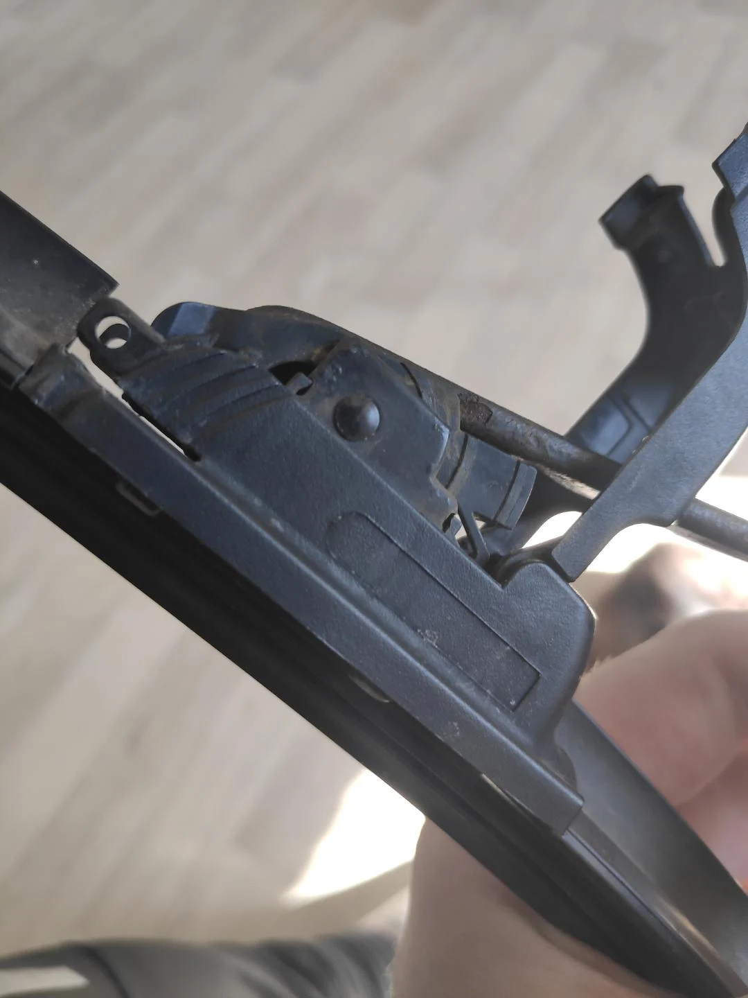 How do I change wipers with this type of connection? | Scrolller