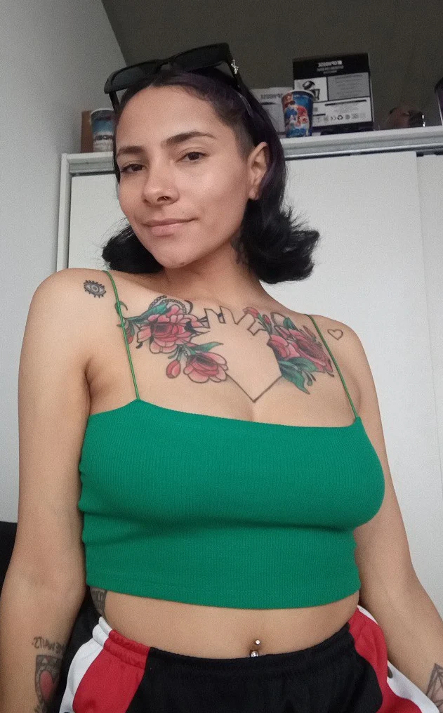 Does this crop top too small for me | Scrolller