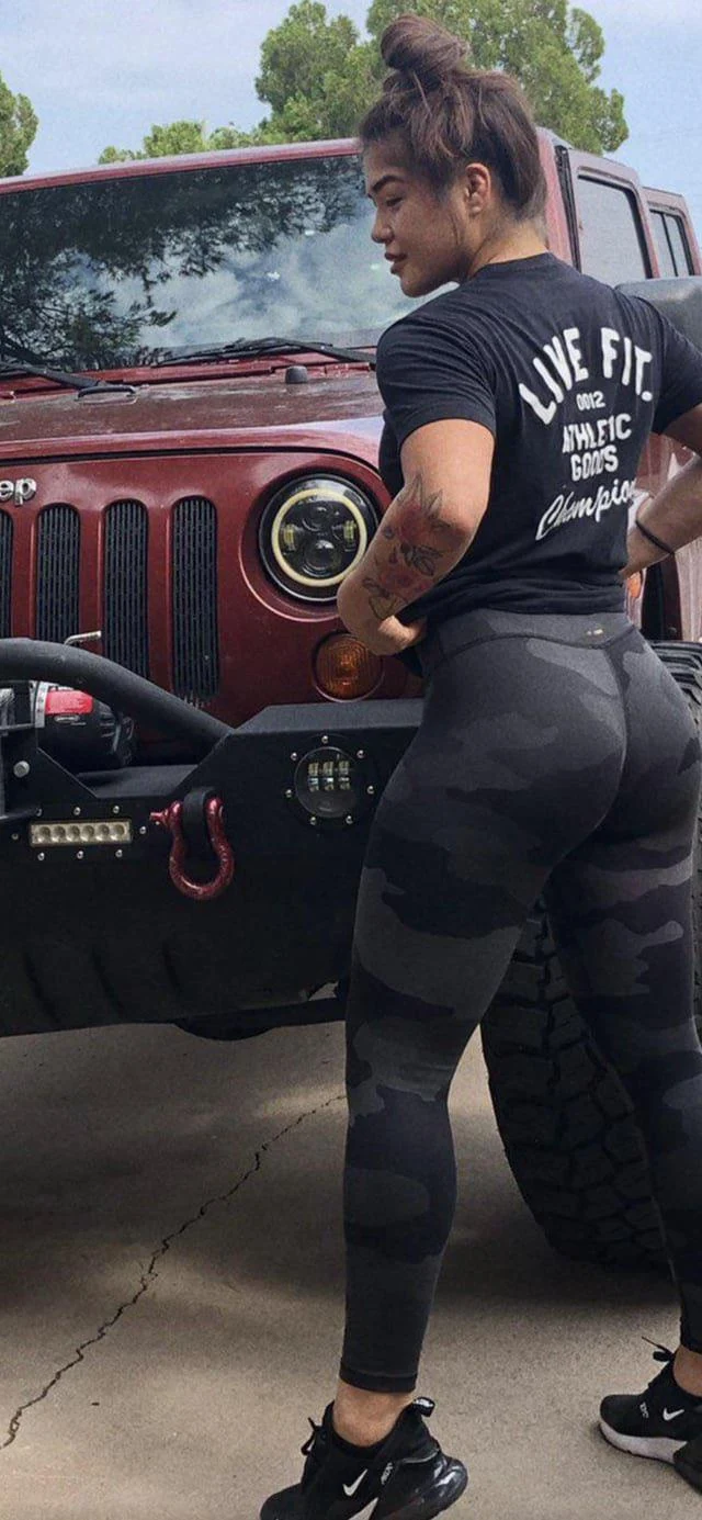 Tracy C. | Scrolller