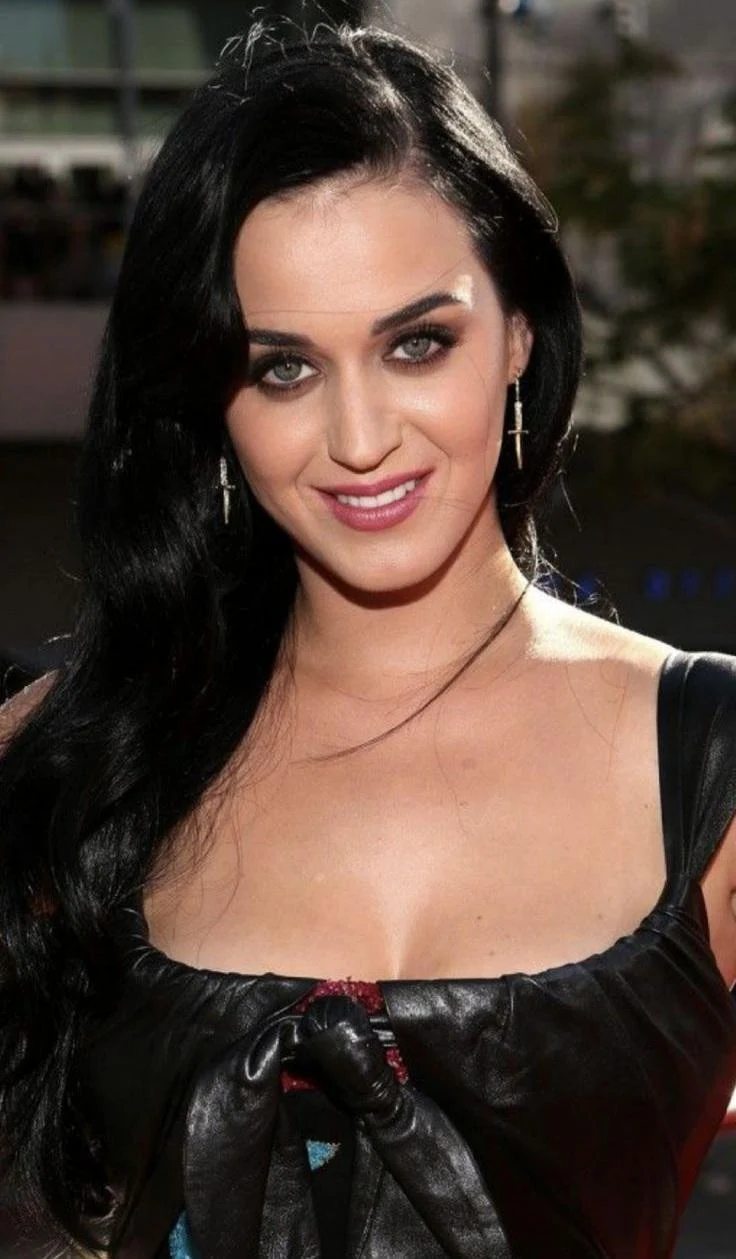 Katy Perry | Scrolller
