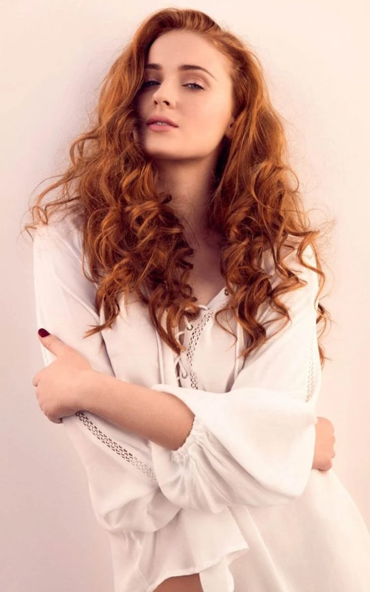 Sophie Turner: X-Men: Dark Phoenix | Scrolller