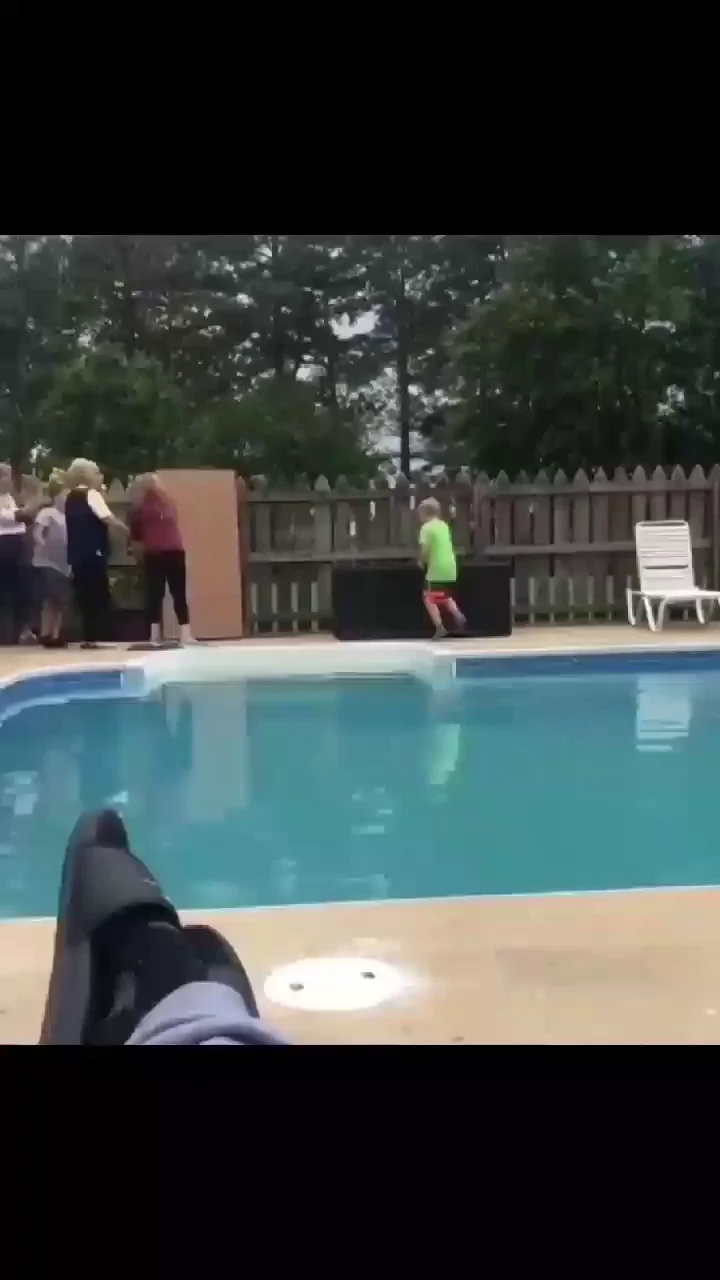 HMC while she scared | Scrolller