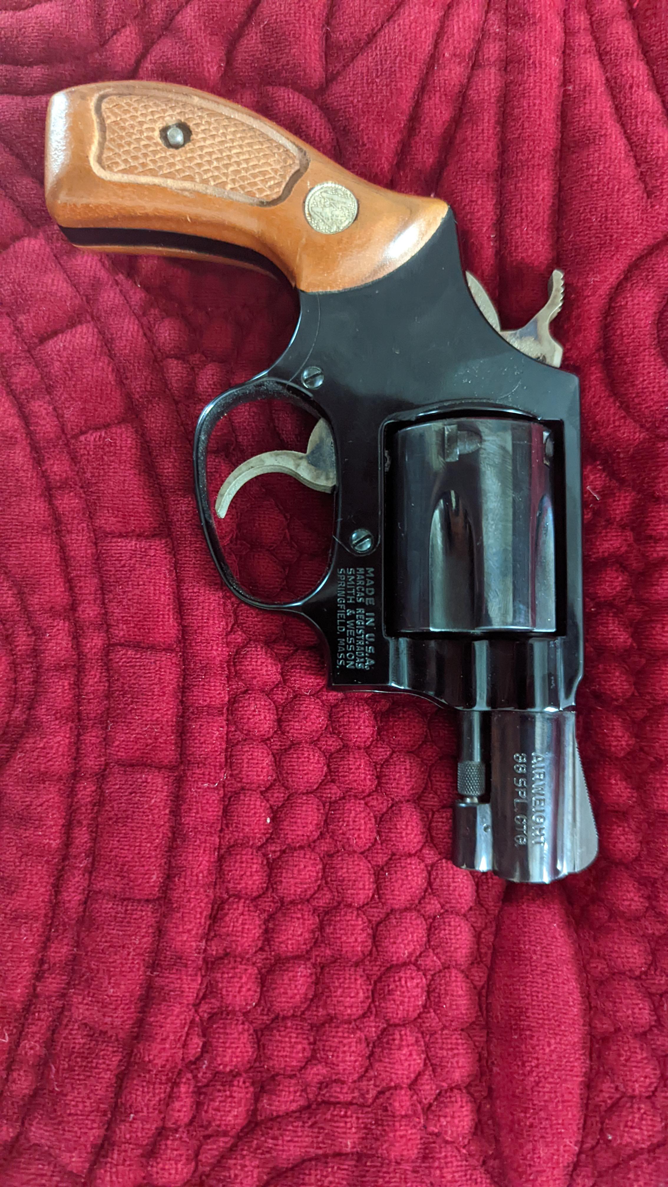 what is this Smith and Wesson Airweight 38 special worth? | Scrolller