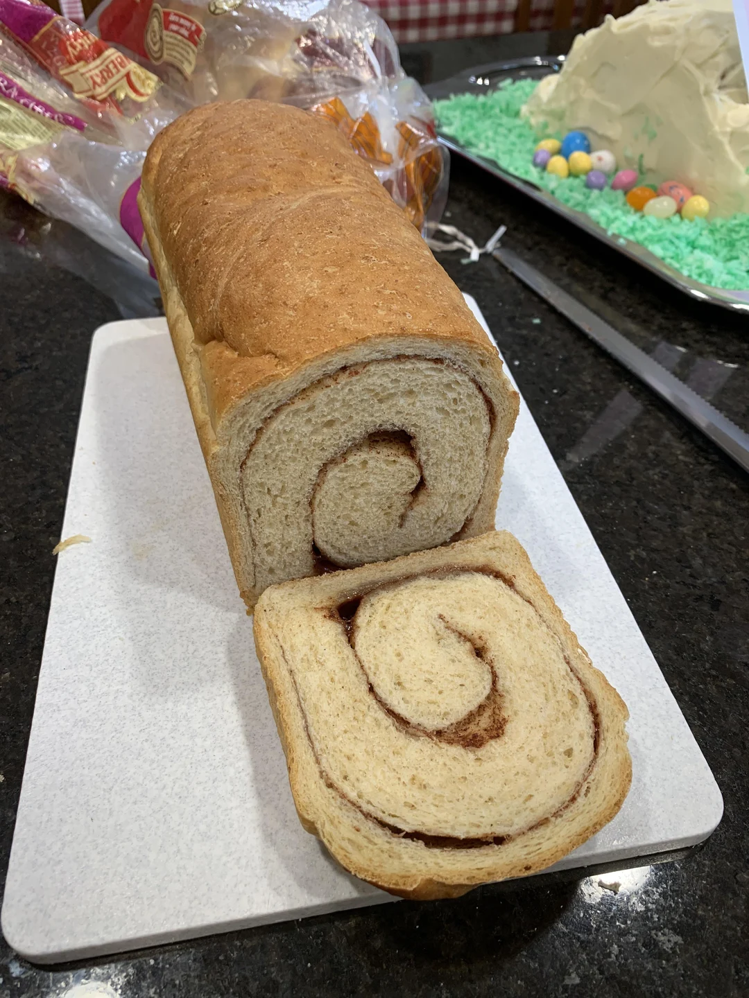 Happy Easter, part 2: cinnamon bread | Scrolller