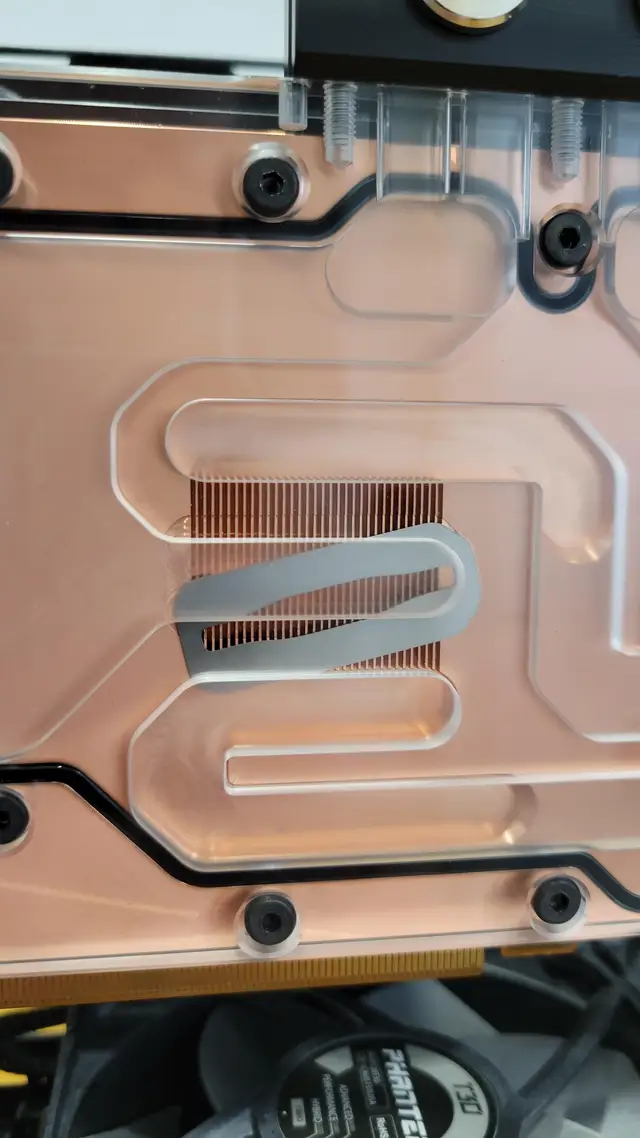 EK GPU Block - how to fix this? | Scrolller