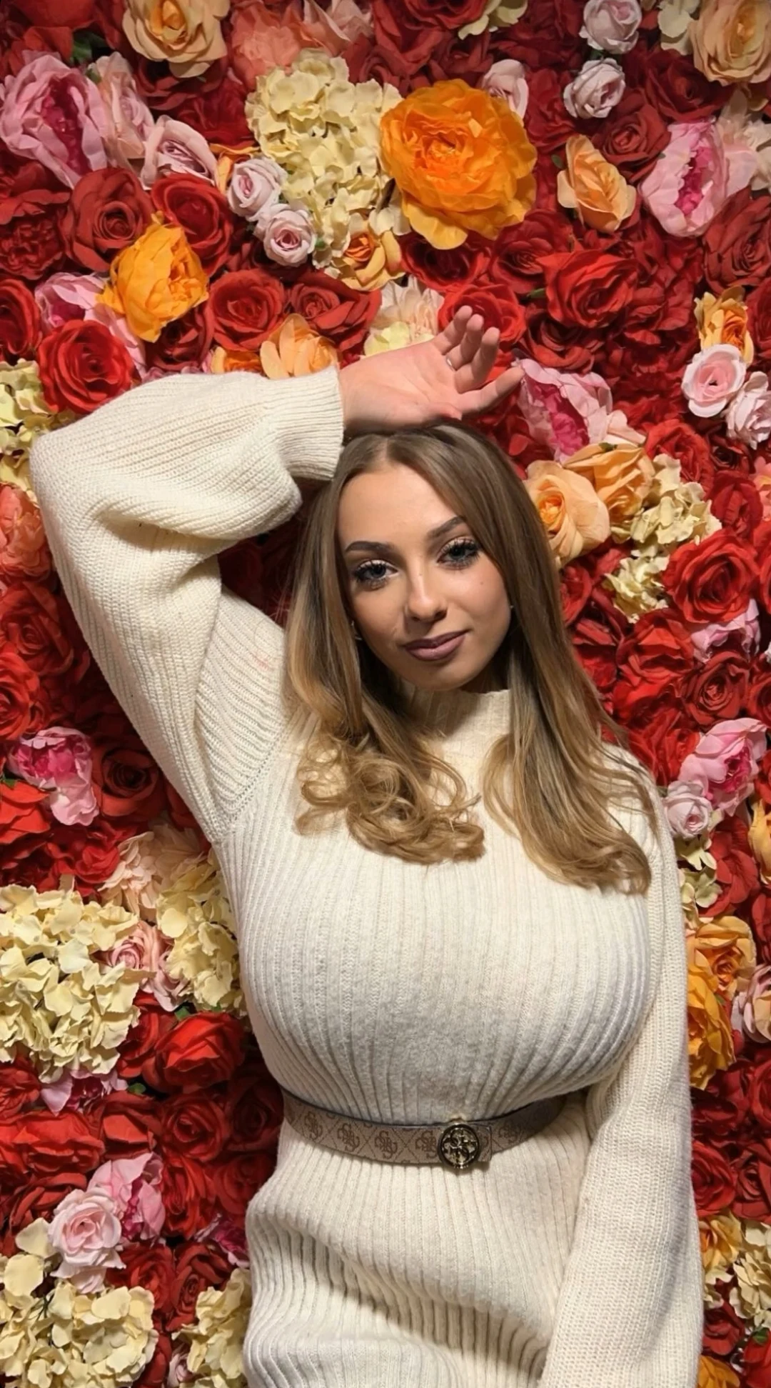 Bigger than her head | Scrolller