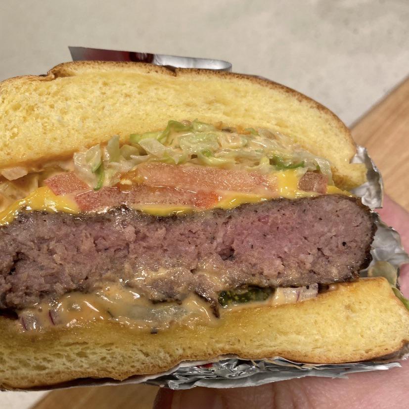 Homemade cheeseburger | Scrolller