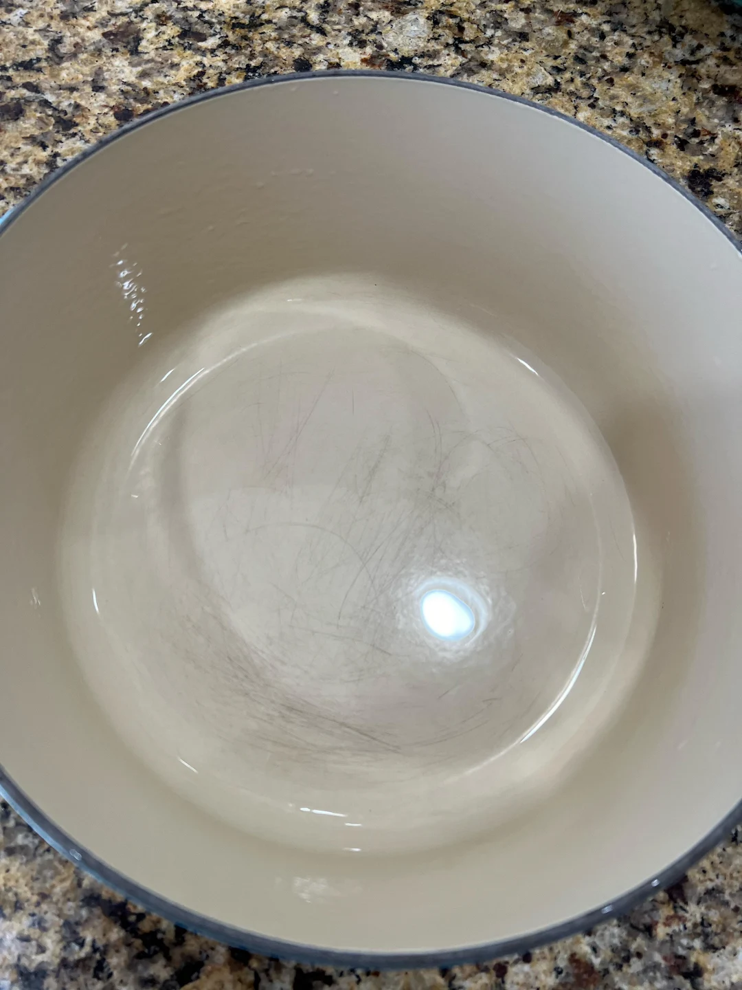 Scratched Dutch oven | Scrolller