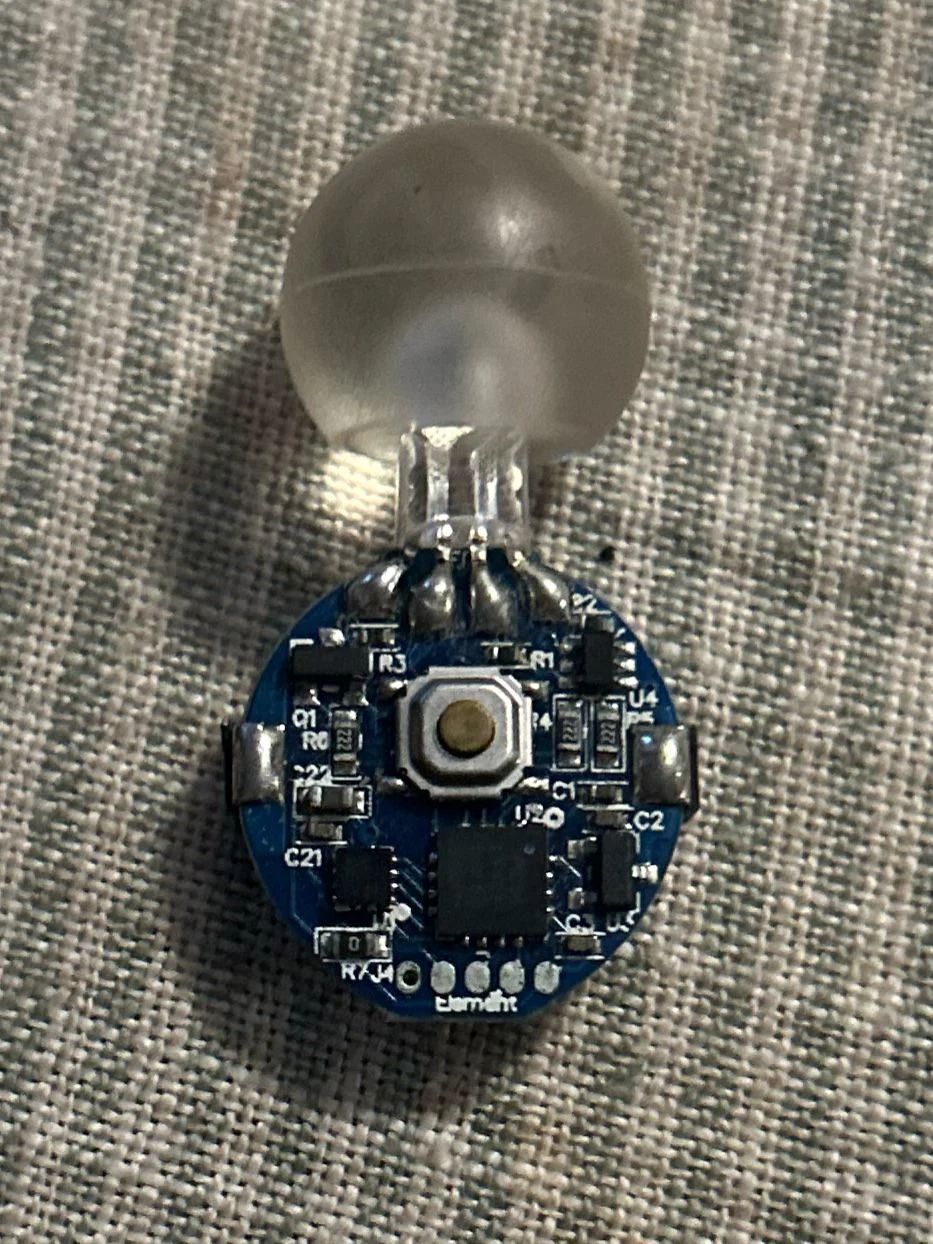 Can someone help identify this chip from Emazing lights? | Scrolller