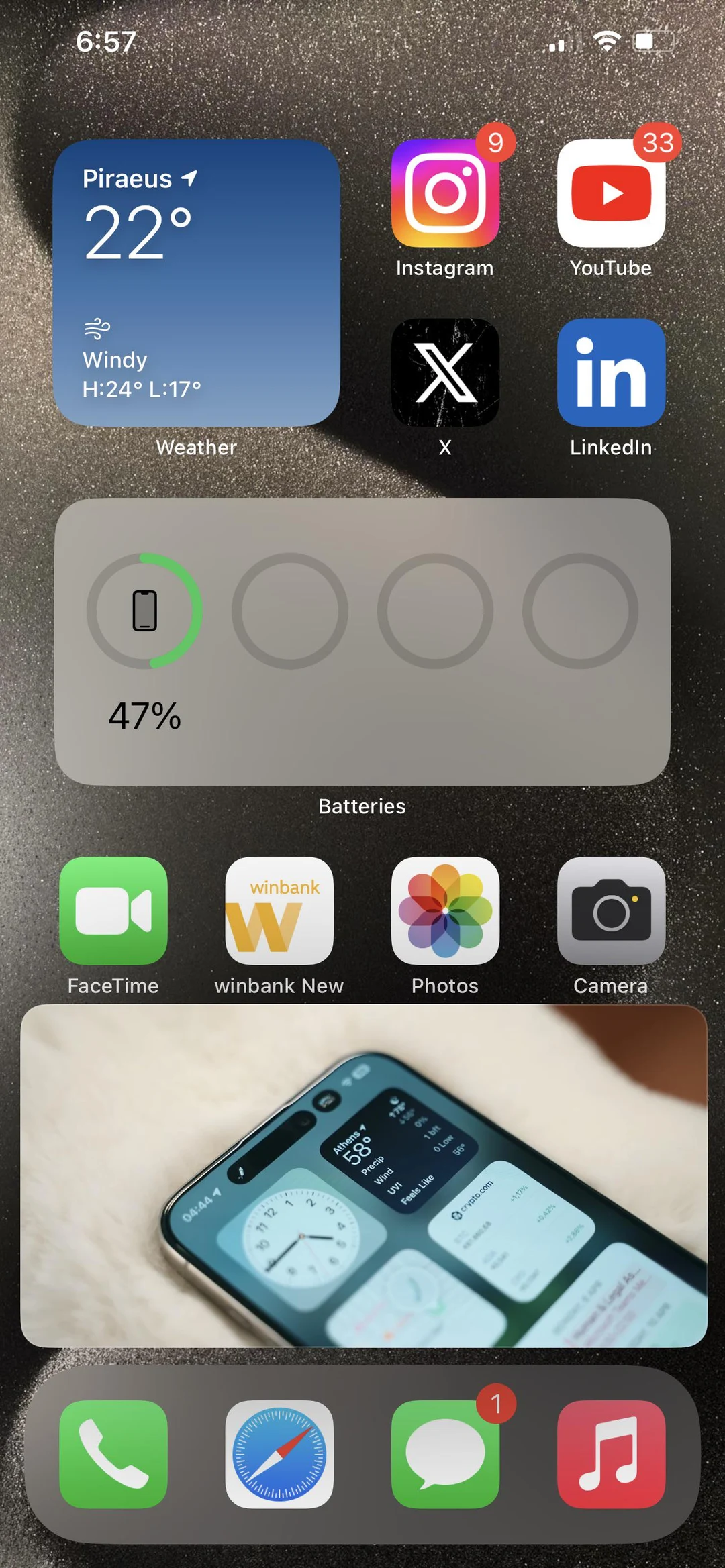 YouTube PiP without YT premium? How does this happen | Scrolller