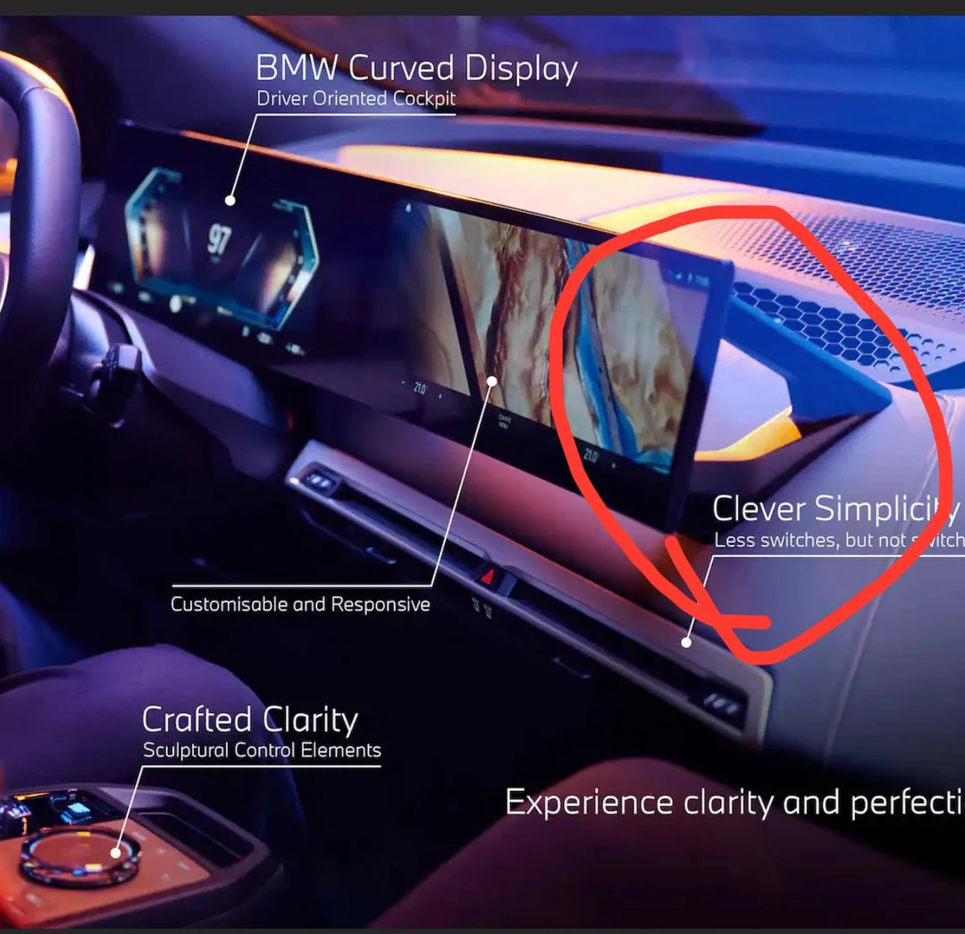 Bad design with full screen display! | Scrolller