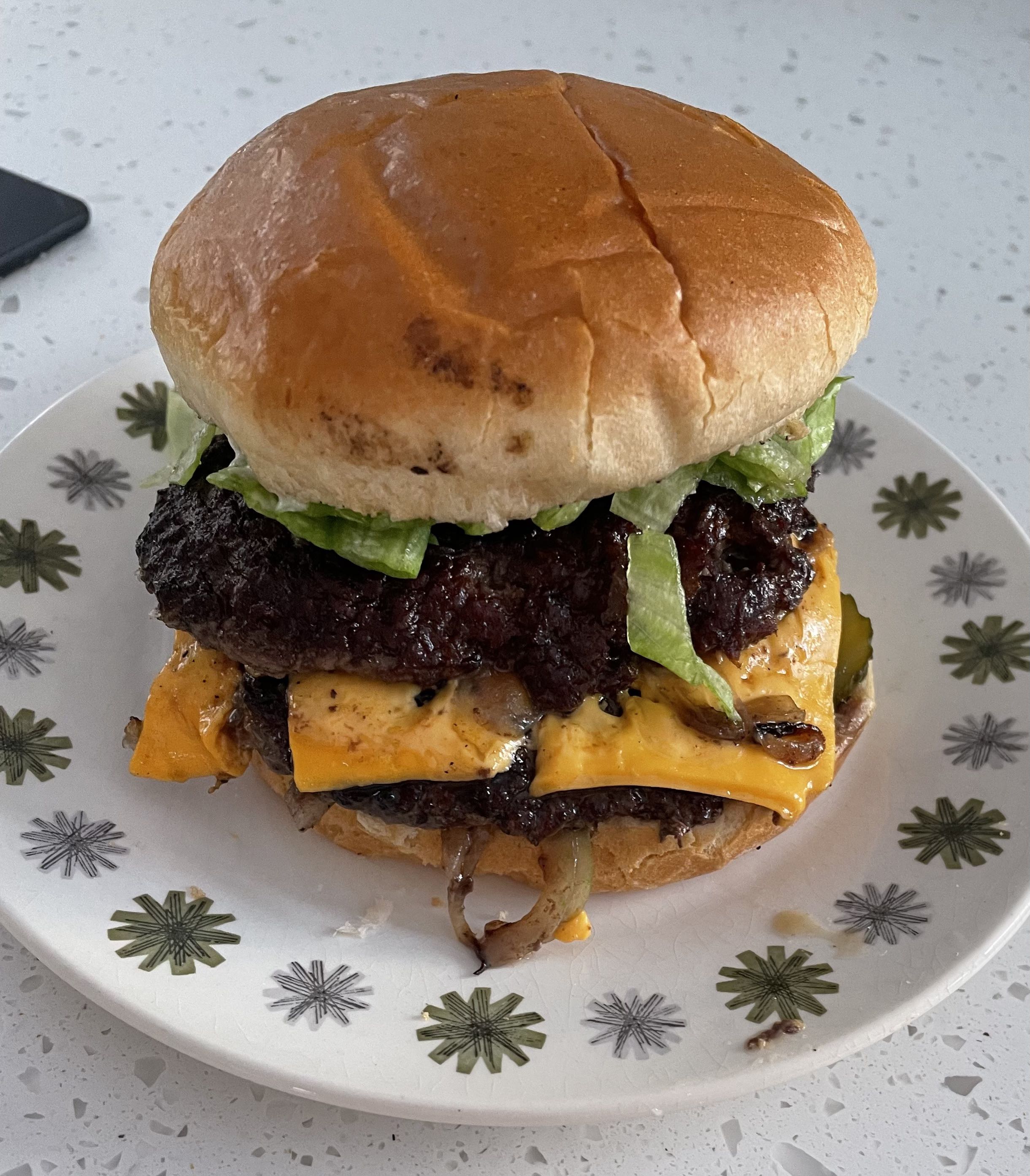 Smashed double onion with lettuce | Scrolller