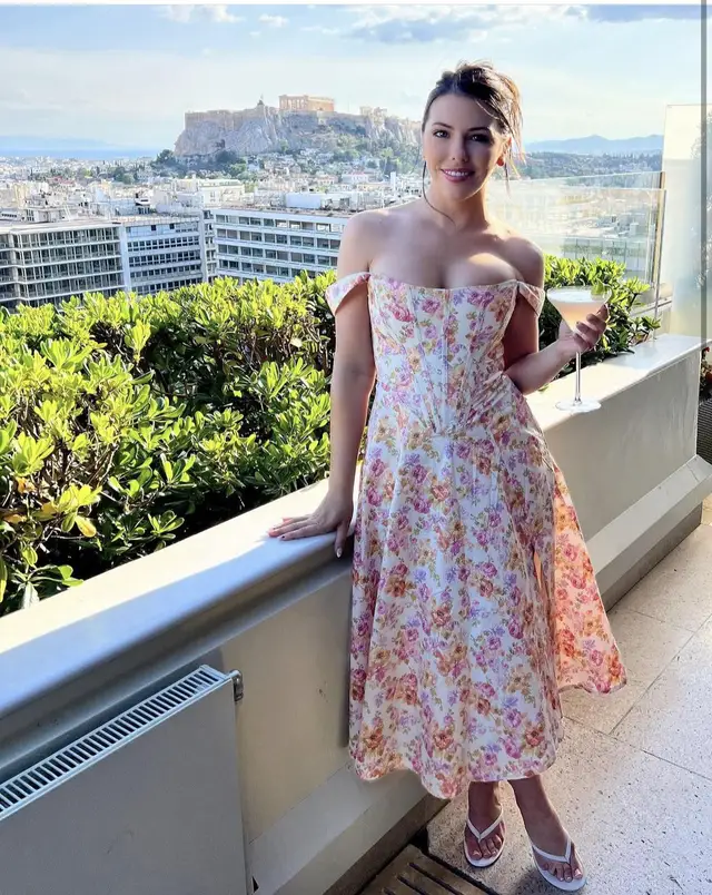 Adriana Chechik | Scrolller