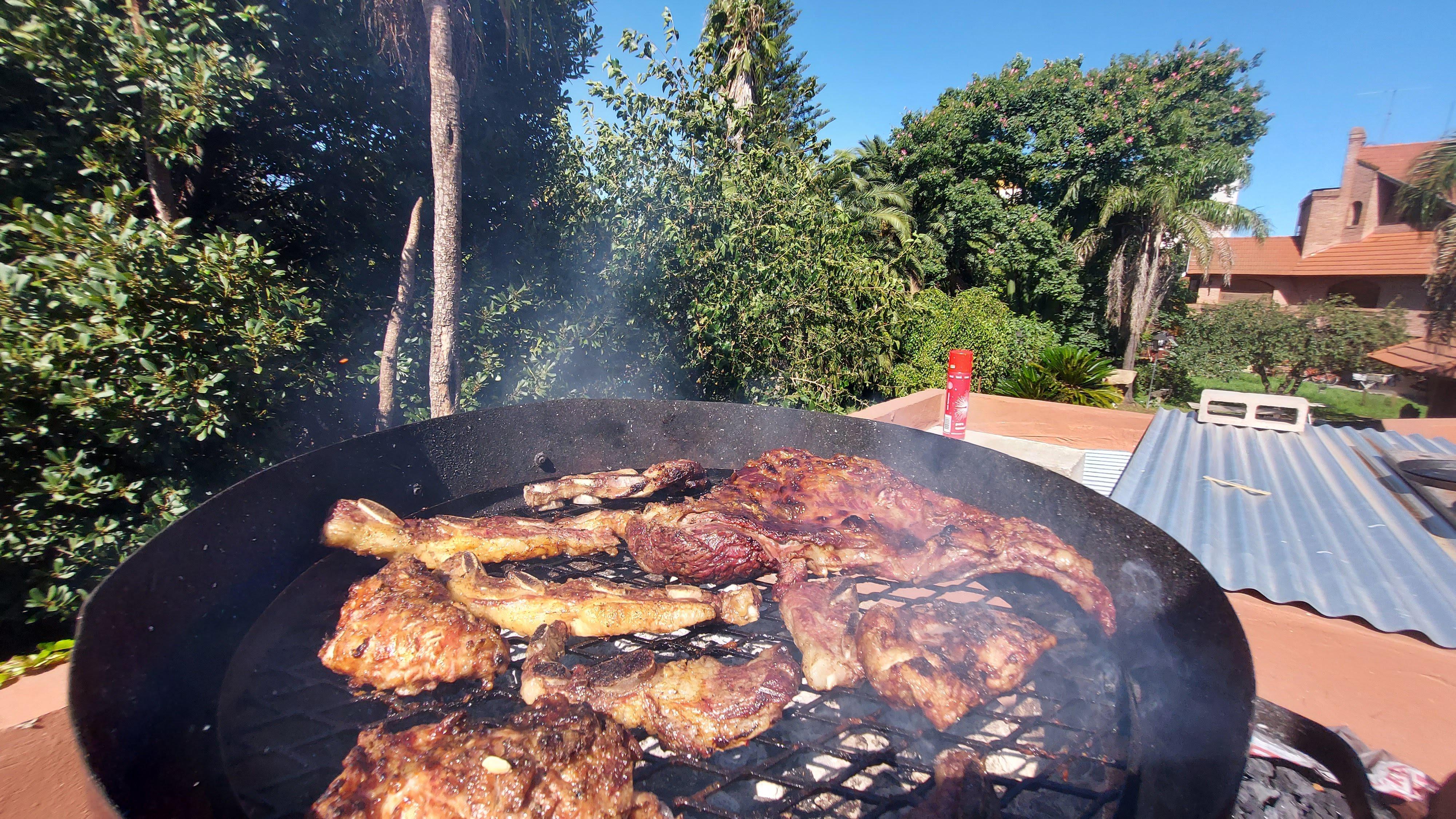 [homemade] rooftop bbq. | Scrolller