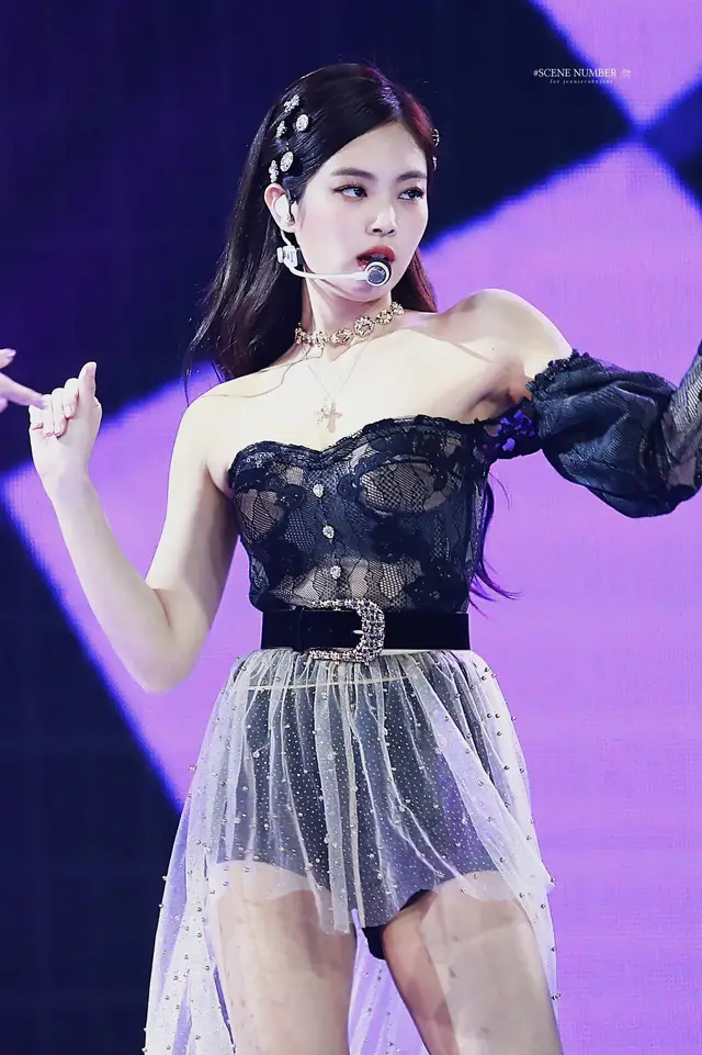 190105 Jennie | Scrolller