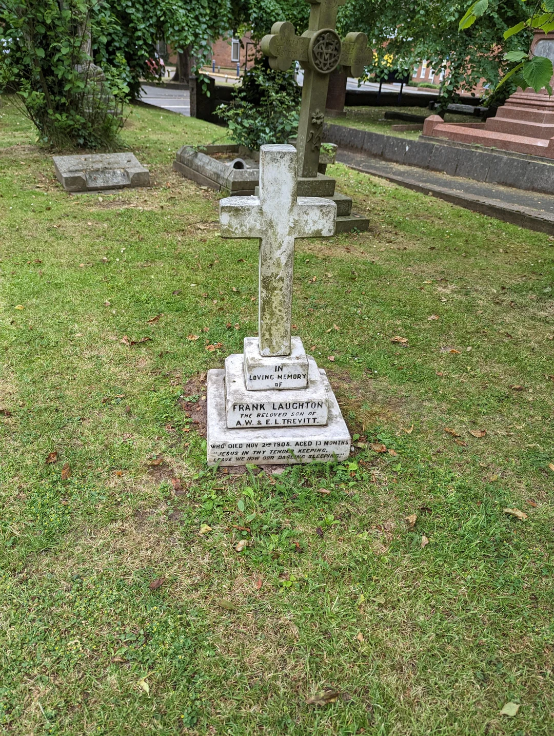 Small and touching monument, Solihull | Scrolller