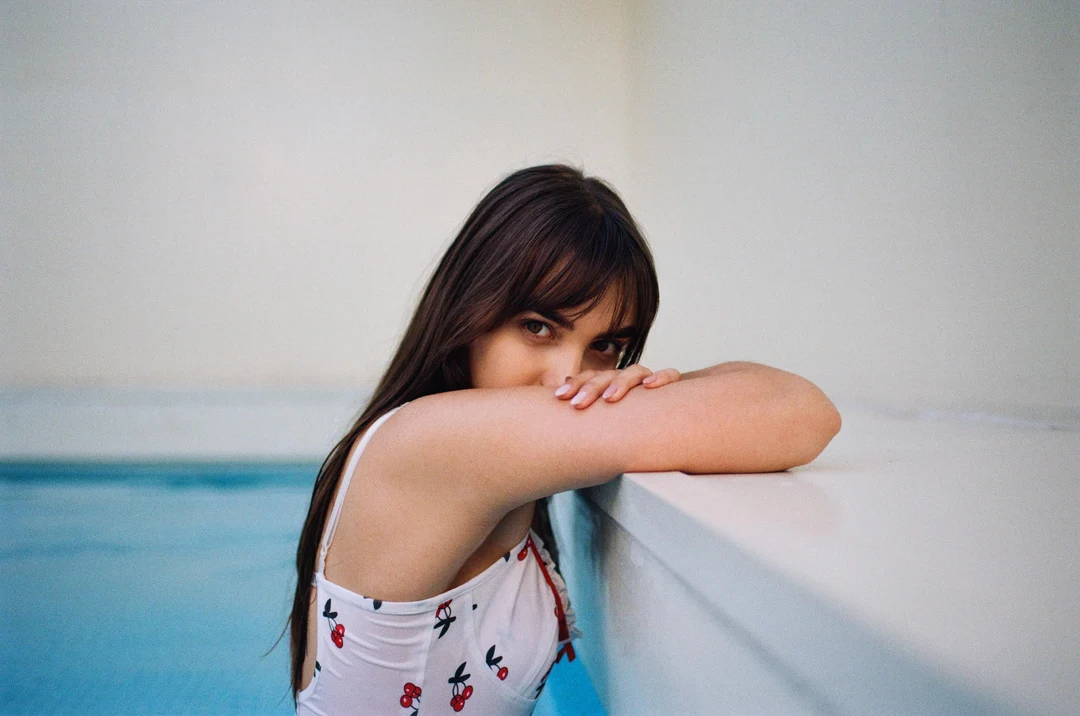 Lola [Nikon F5, 35mm f1.8, Kodal Color Plus 200] | Scrolller