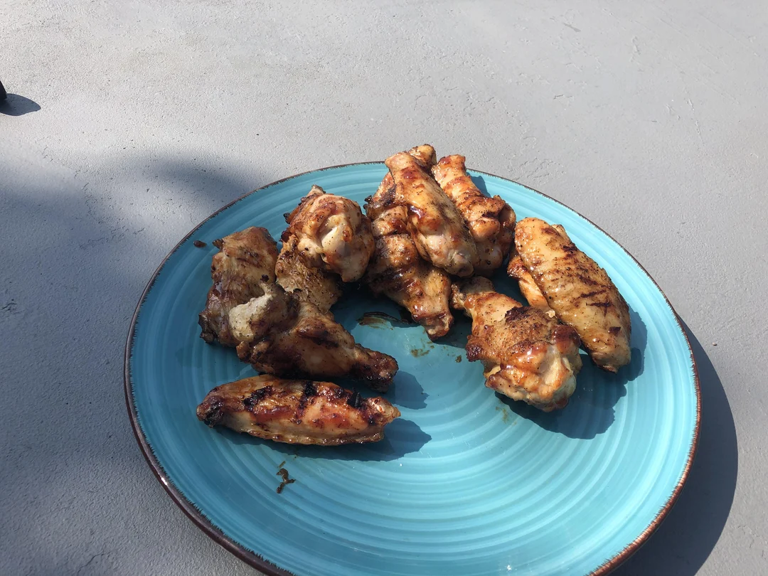 Grilled BBQ Chicken Wings | Scrolller