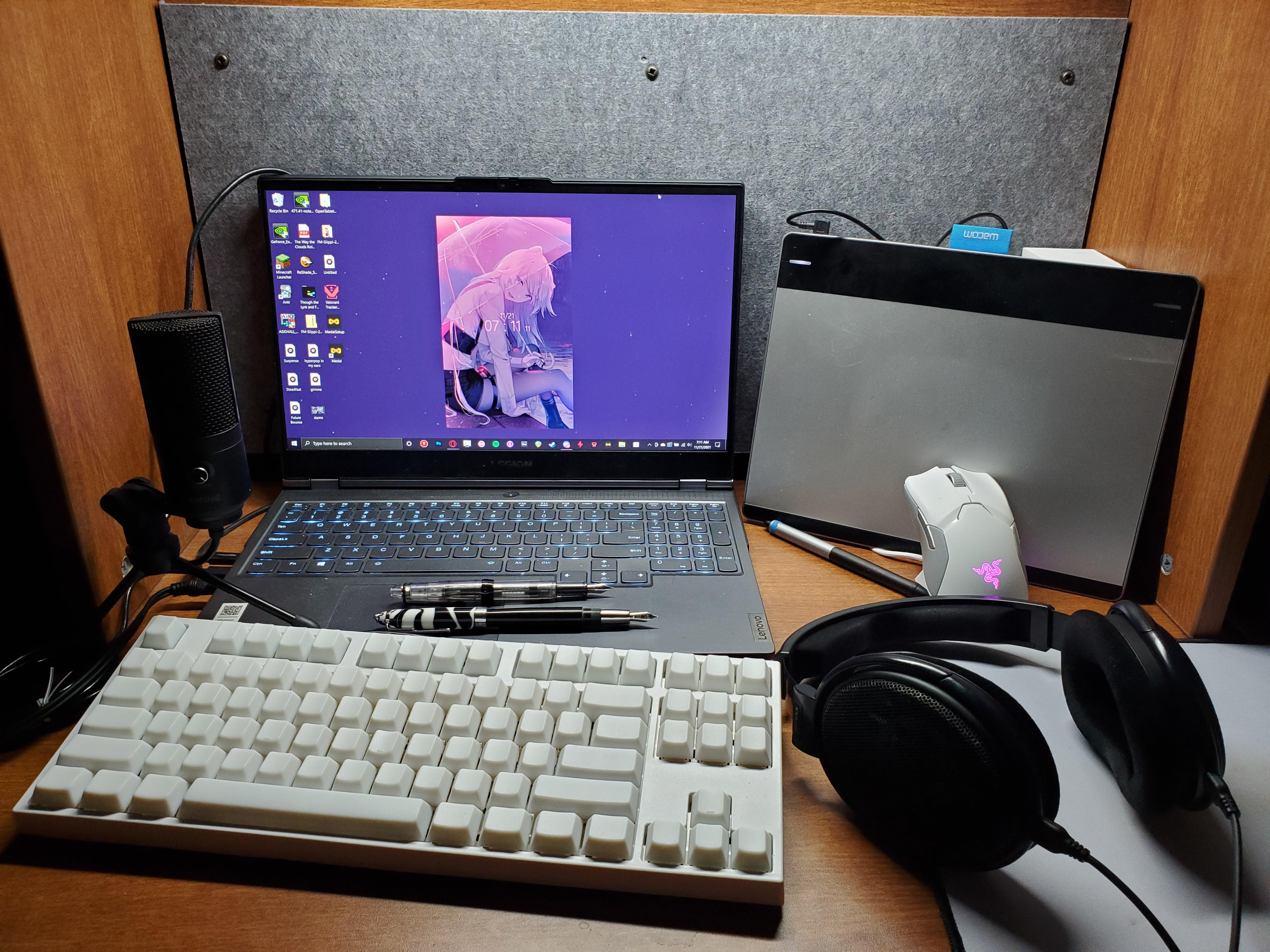 Finally built my first keyboard so I can finally post here! | Scrolller