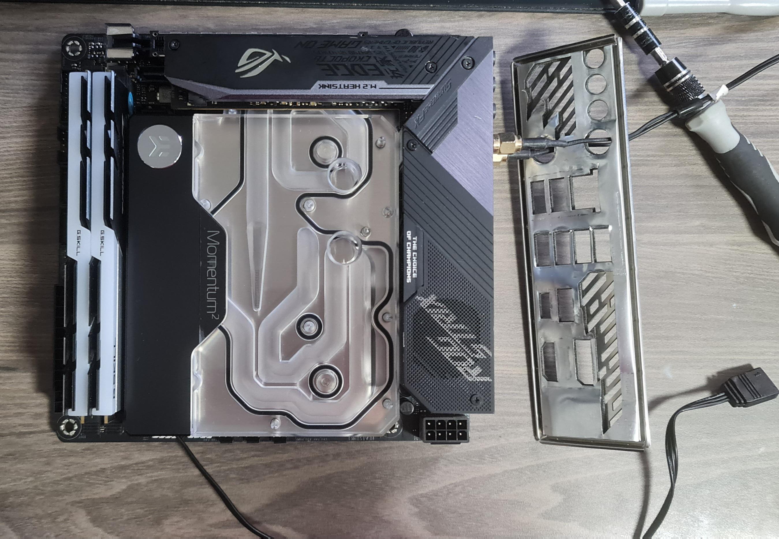 EKB Rog Strix X570i Monoblock | Scrolller
