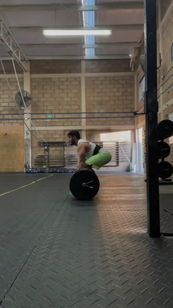 FORM CHECK PLEASE, DL 8X3 365 LB @ 212 LB | Scrolller