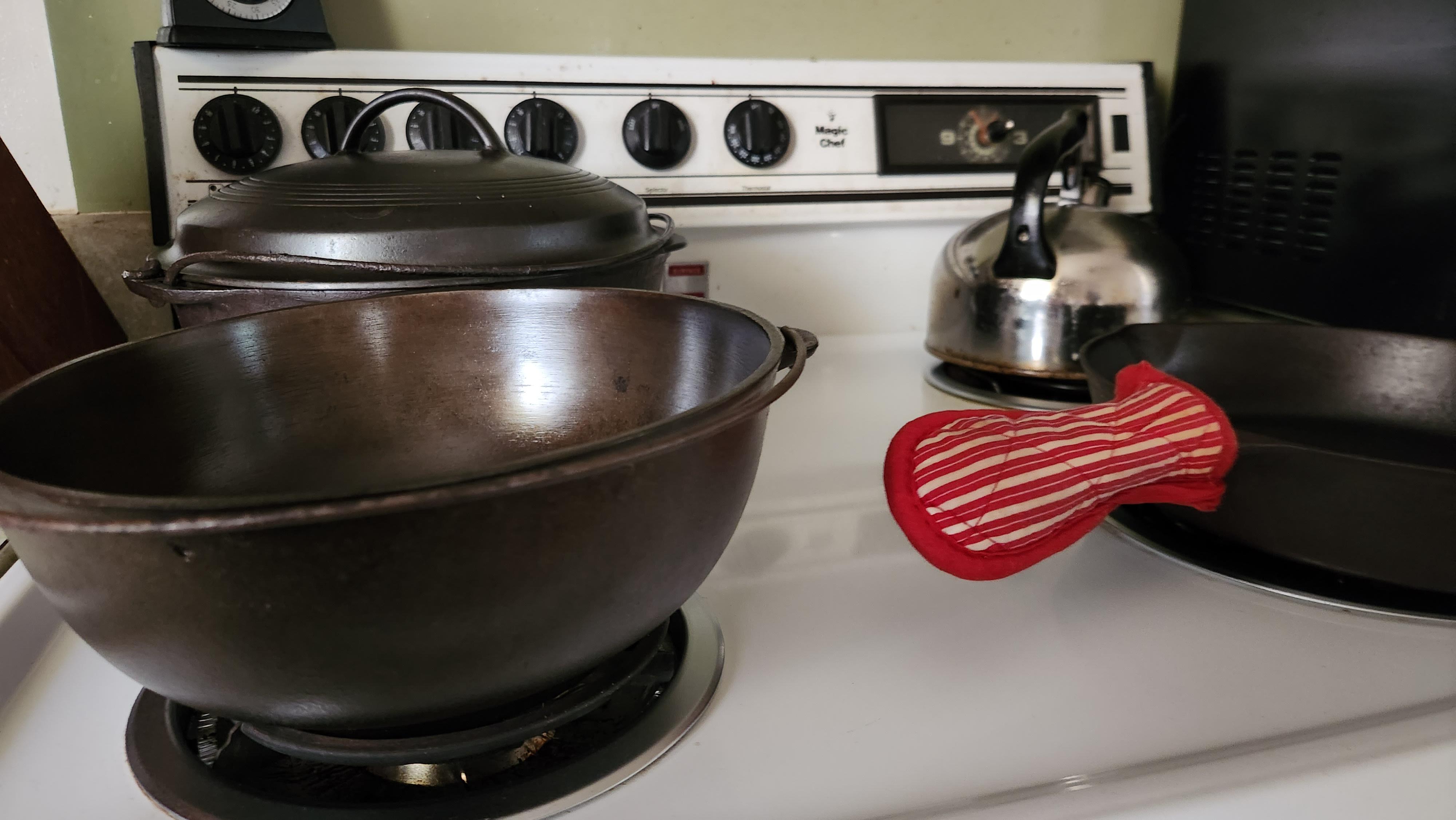 Beignet's in Wagner scotch bowl | Scrolller