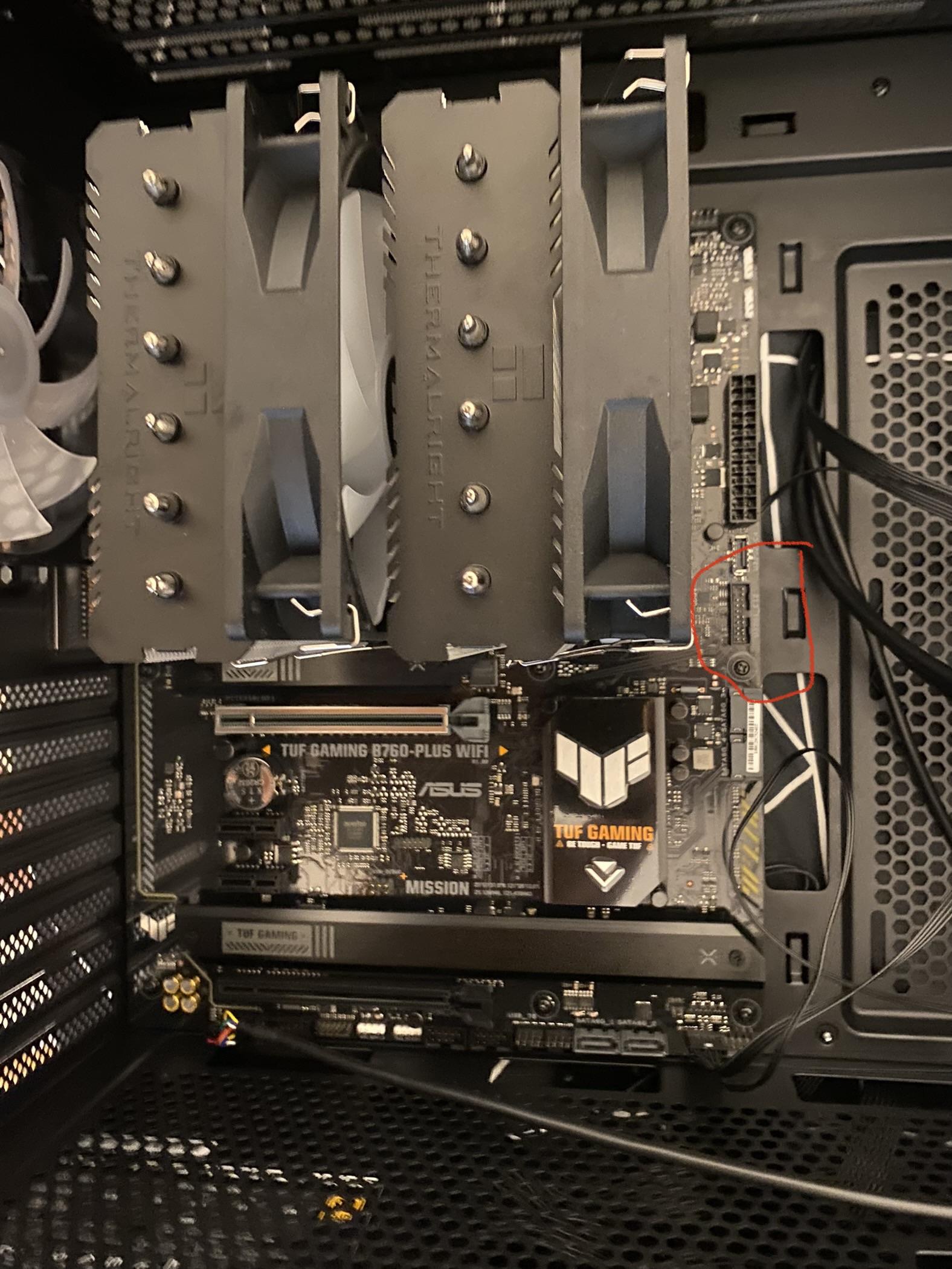 Help!! Connect the box's USB to the motherboard - urgent 🚨 | Scrolller